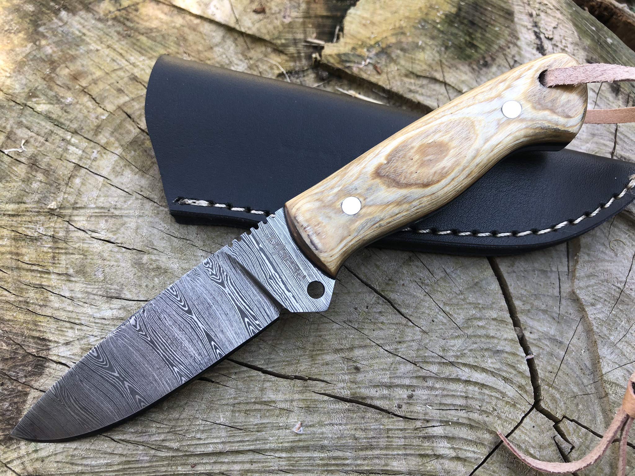 Perkin 7 Inches Damascus Steel Hunting Knife With Sheath SK500