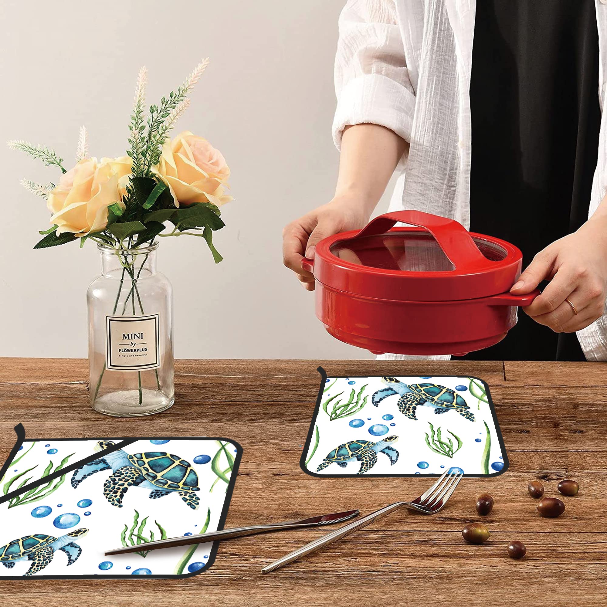 Sea Turtles and Seaweed and Bubbles Pot Holders Set of 2 Kitchen Heat Resistant Potholder for Microwave Cooking Baking Oven End Dishes and BBQ