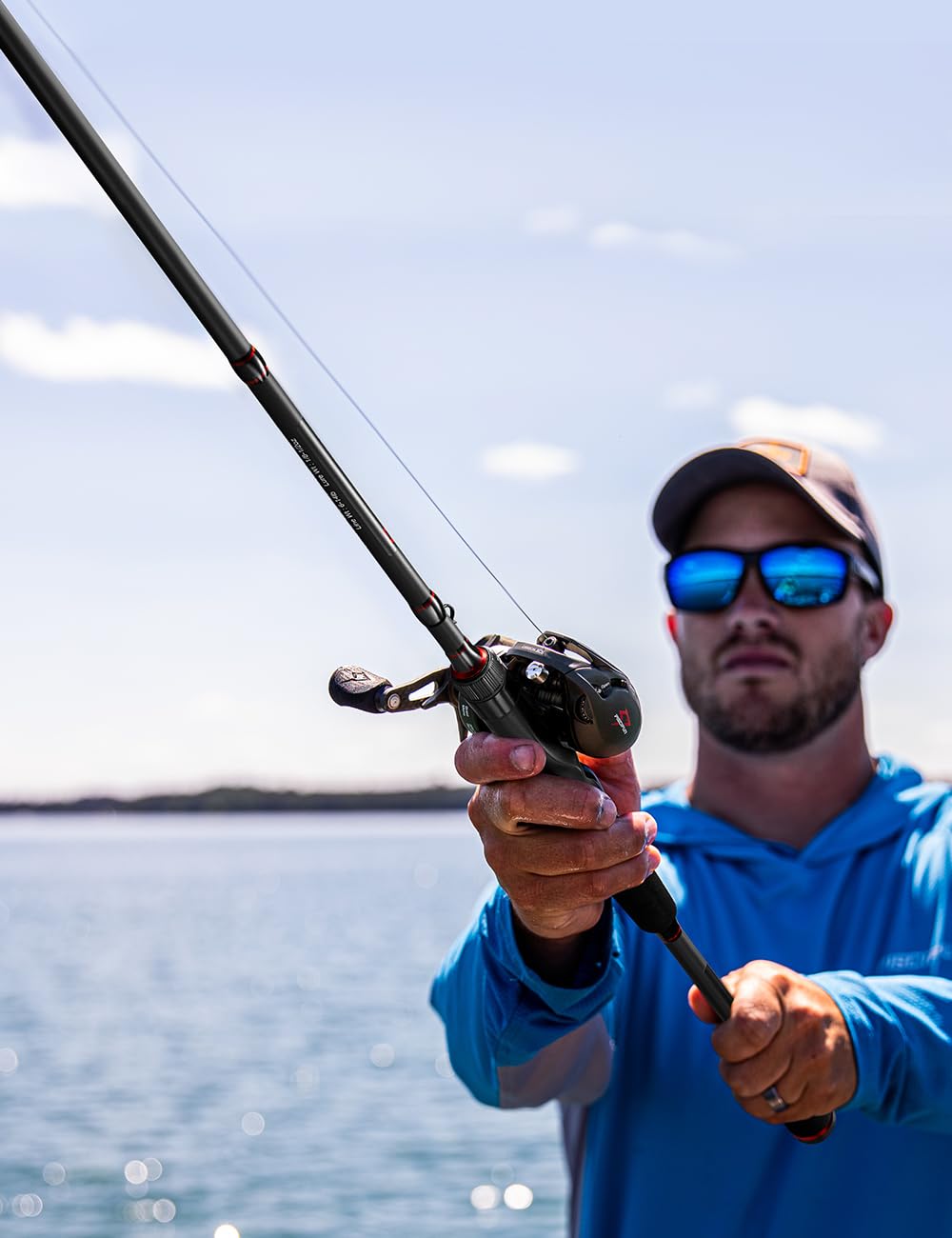 Piscifun Torrent Baitcaster Rod, Portable 2 Piece Casting Rod, Durable Lightweight Sensitive Baitcasting Fishing Rod (7'MH-M)