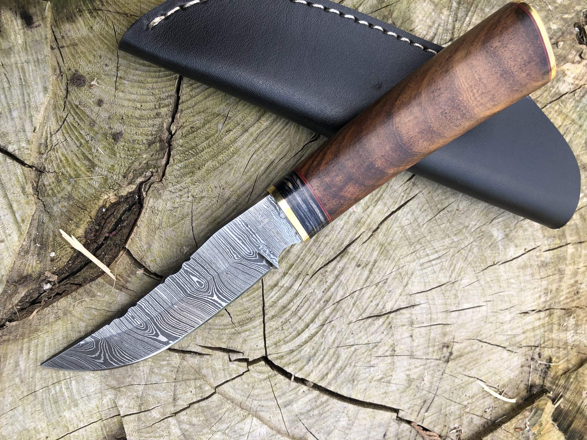 Perkin 7.5 Inches Damascus Steel Hunting Knife With Sheath SK900