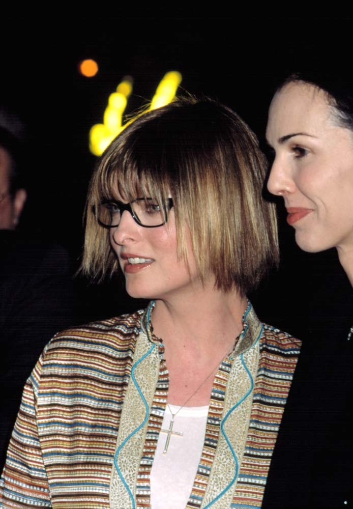 Posterazzi Poster Print Collection Linda Evangelista at Premiere of Enigma Ny 4112002 by Cj Contino Celebrity (8 x 10)