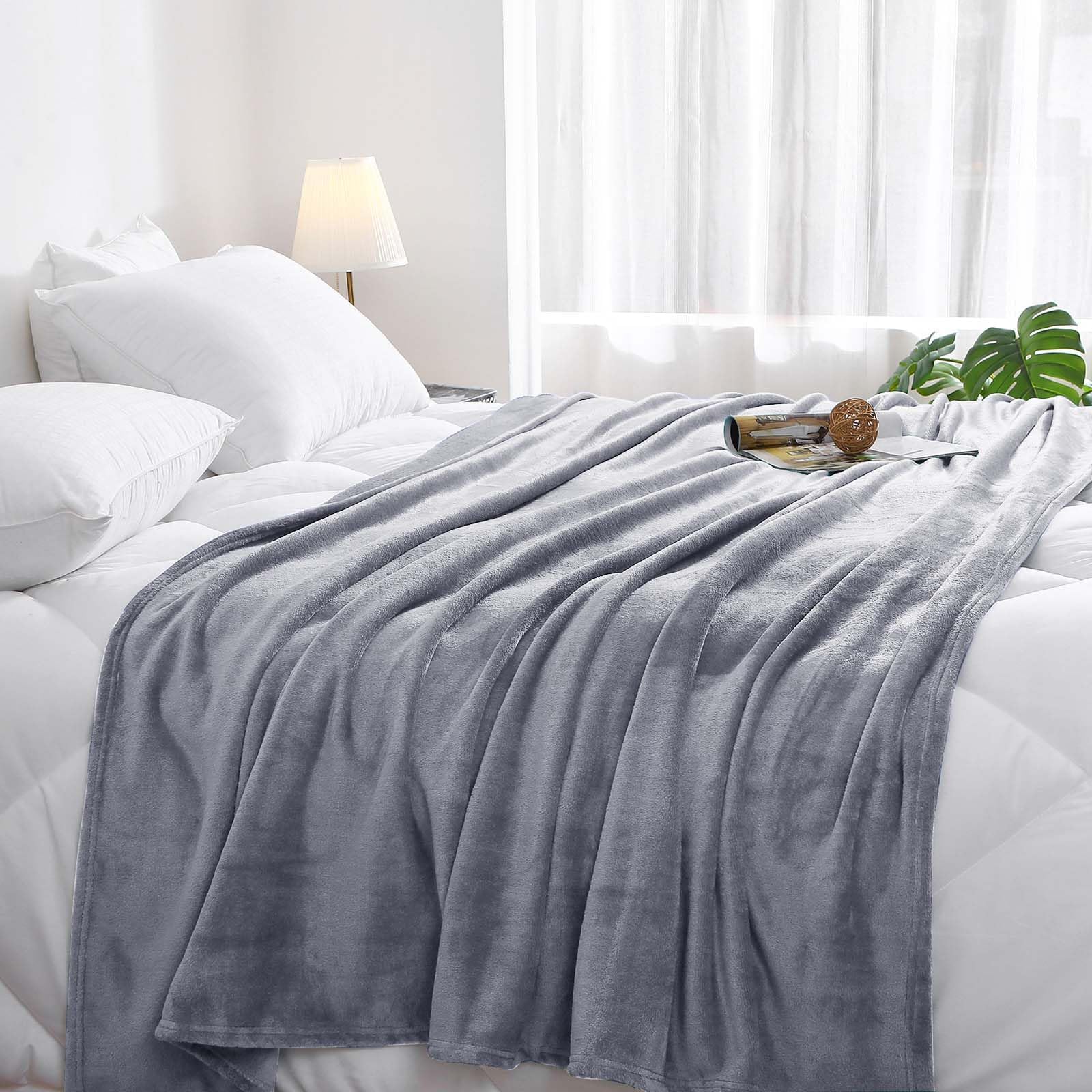 MUXHOMO Fleece Throw Blanket for Couch, Cozy Lightweight Flannel Blanket, Warm Fuzzy Blanket for Winter Bed Sofa Travel (Light Grey, 50" x 60")