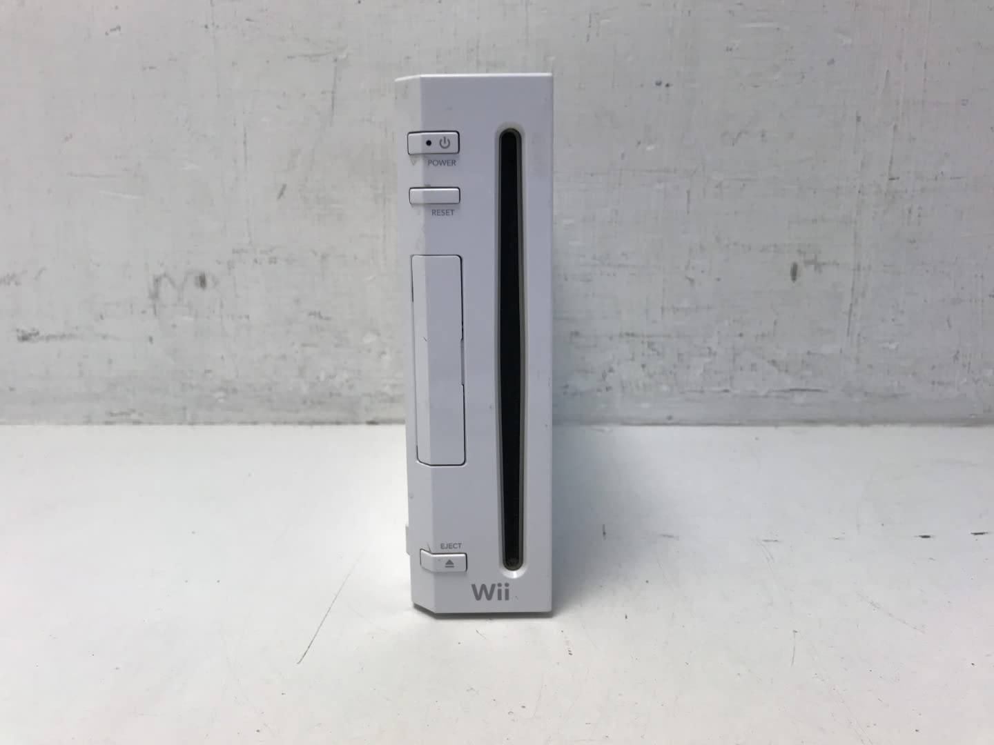 Nintendo Wii Console, White RVL-101 (NEWEST MODEL)