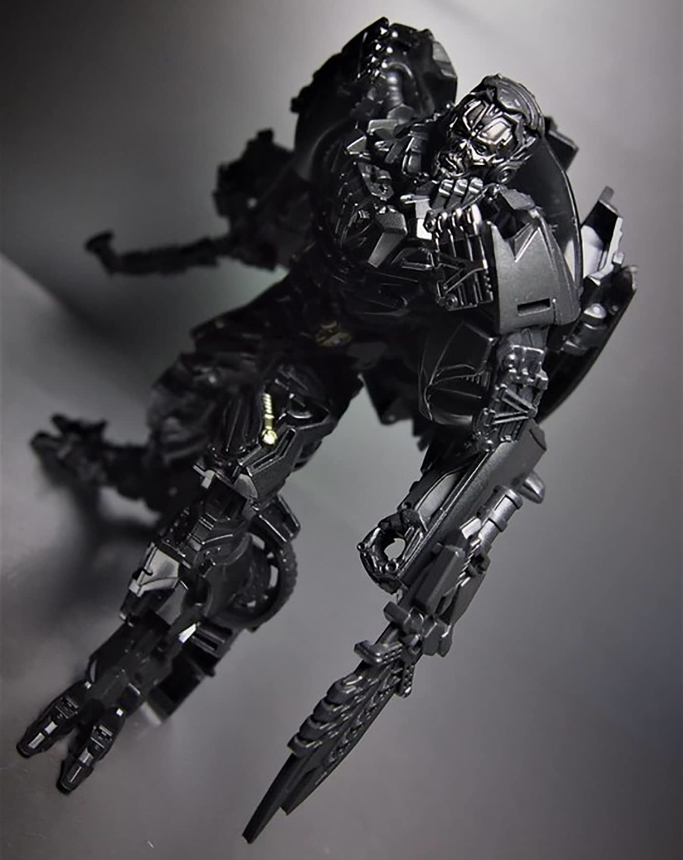 Osmou Transformer Toys Studio Series 11 Lockdown Deluxe Class Action Figure Toys Gift