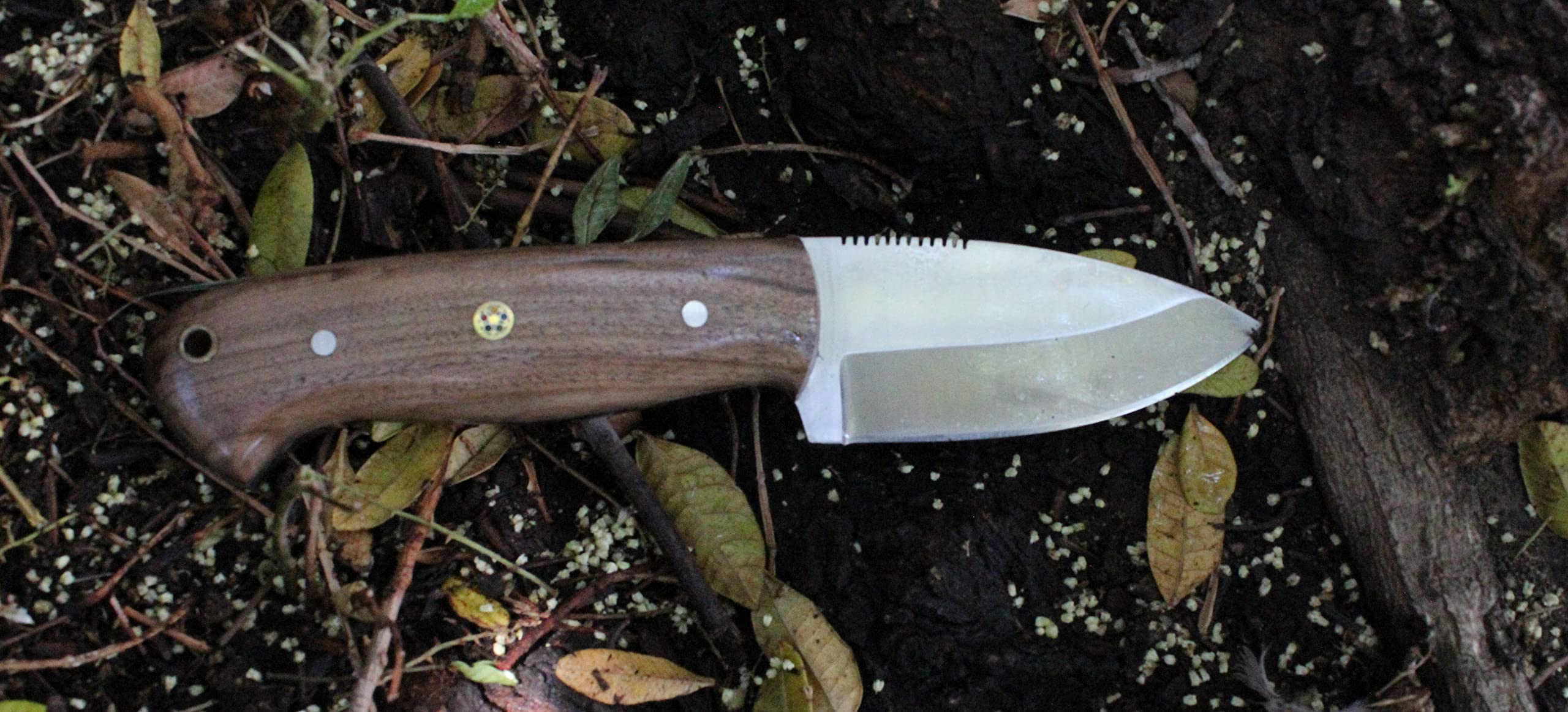 Moorhaus Handmade D2 Skinner/Hunting bushcraft/camping knife with leather Sheath (Walnut)