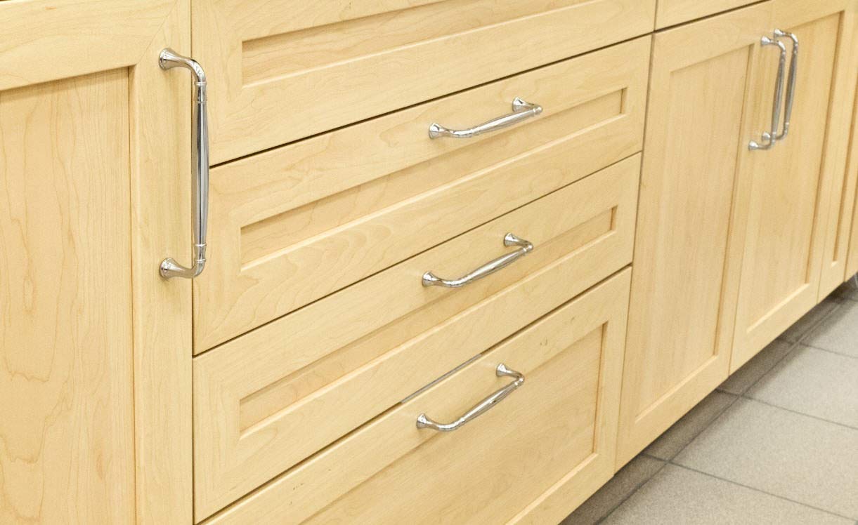 Richelieu Hardware BP790128CHBRZ Candiac Collection 5 1/32 in (128 mm) Center Champagne Bronze Traditional Cabinet Pull