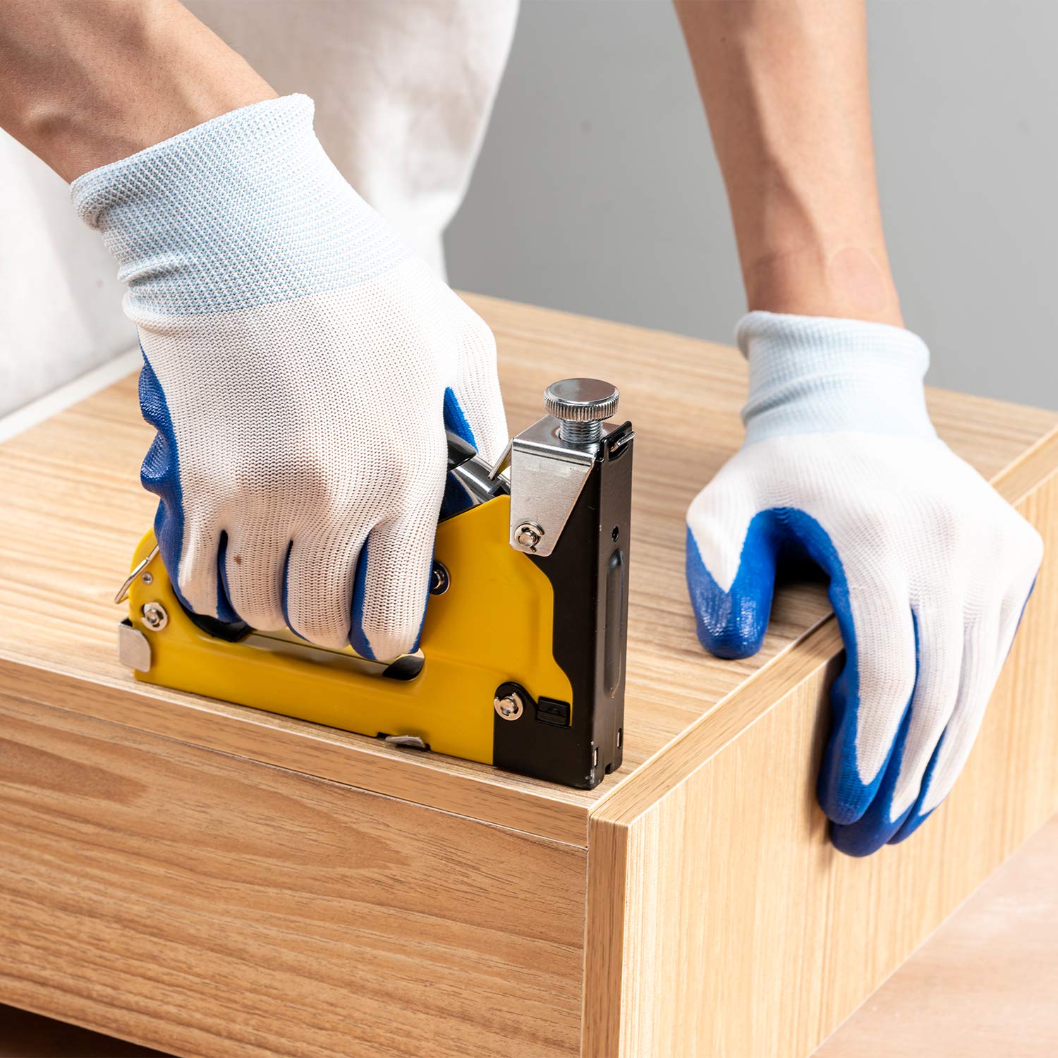 Upholstery 4 in 1 Staple Gun Heavy Duty, with 6000 Staples, Remover, Gloves, Manual Brad Nailer Power Adjustment Stapler Gun for Wood, Upholstery, Carpentry, Decoration DIY Staple Gun…