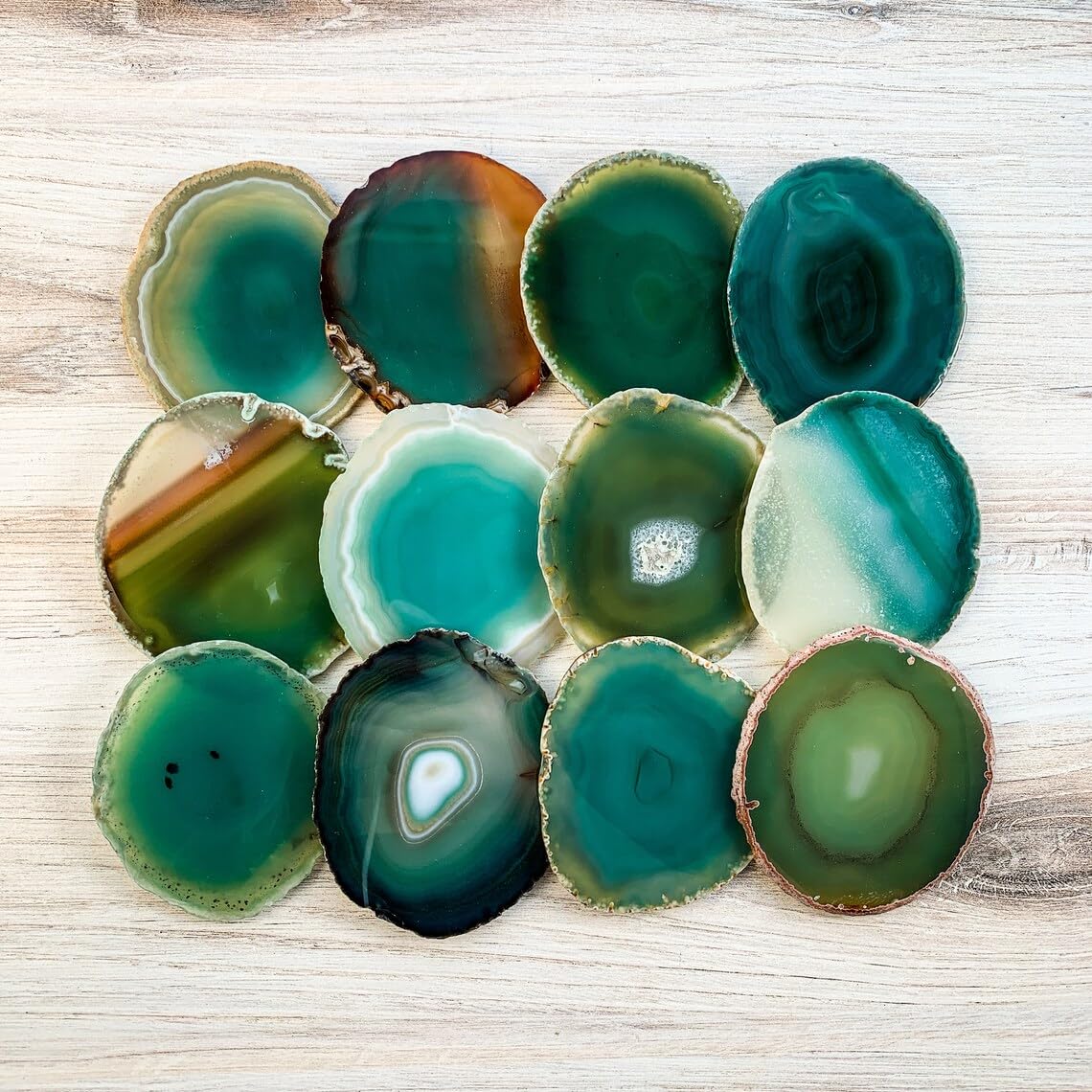 Natural Stone Coasters for Drinks Agate Geode Reiki Healing Crystal Slices Drinkware Bar Cup Coasters For Coffee Table Home Decor Housewarming Gift (1 Piece)