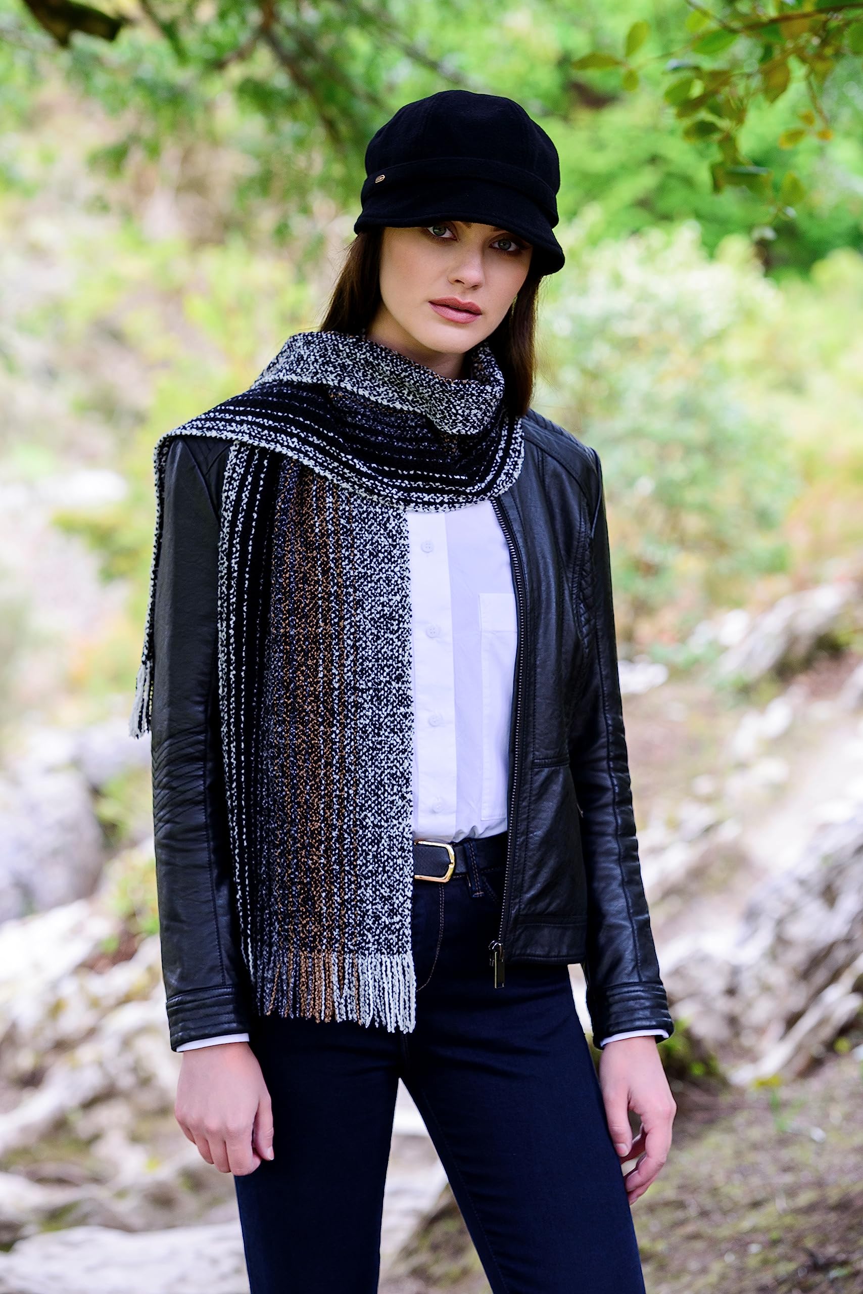 Mucros Weavers Ladies Flapper Hat Black Wool