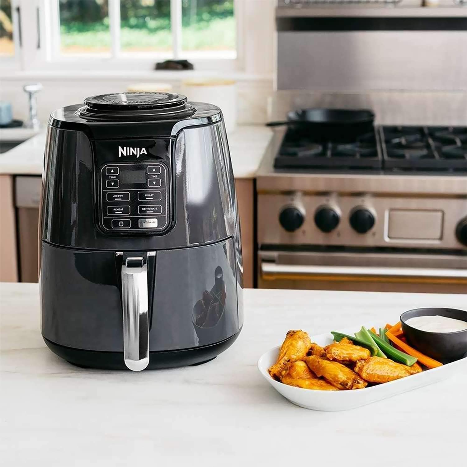 Ninja Fryer, 1550-Watt Programmable Base for Air Frying, Roasting, Reheating & Dehydrating with 4-Quart Ceramic Coated Basket (AF101), Black/Gray (Renewed)