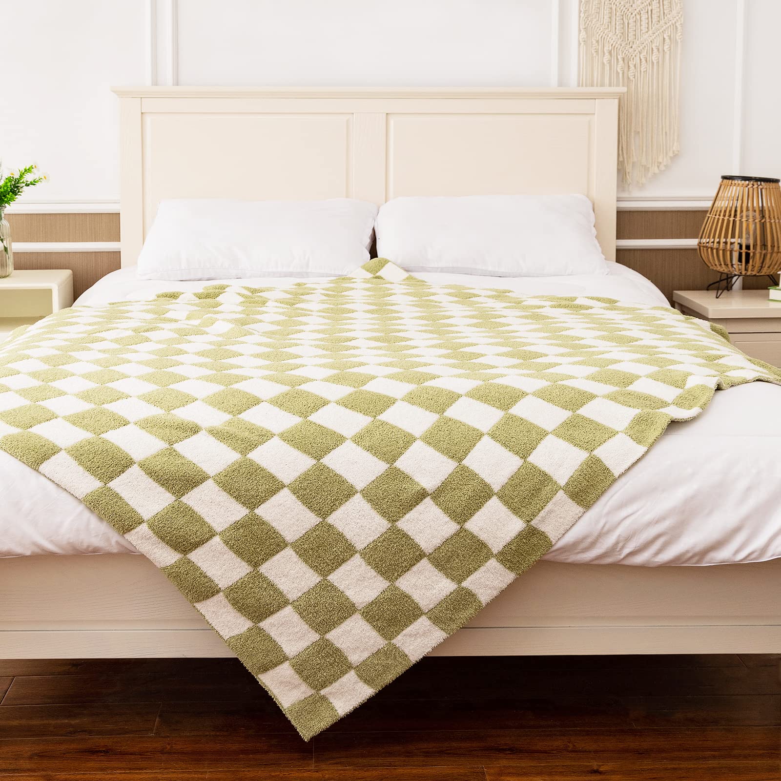 Quinnsus Checkerboard Grid Throw Blanket Super Soft Lightweight Warm Fluffy Sofa Chenille blanket for Bed Couch 60x80 Inches(Sage green)