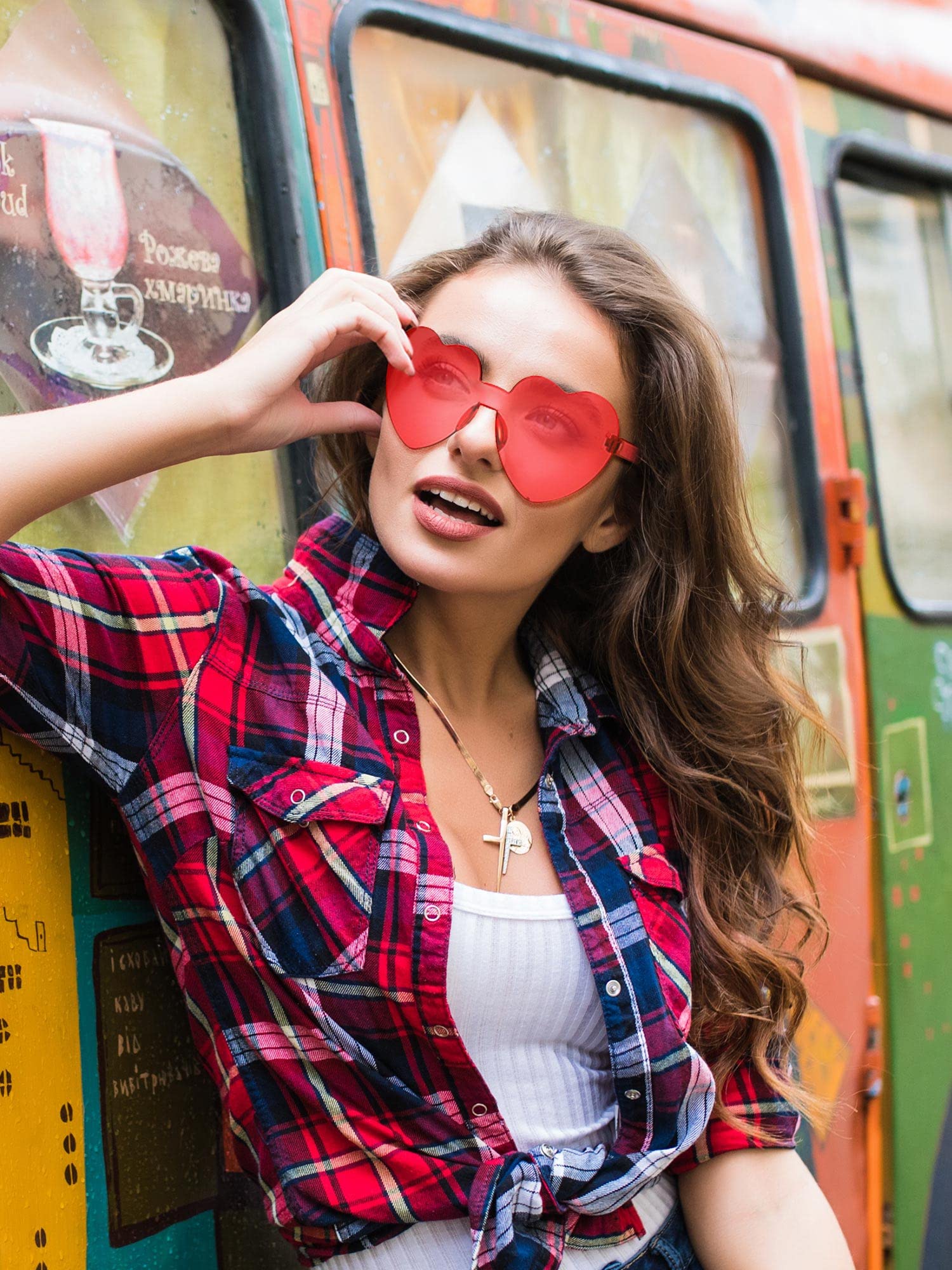 Weewooday 40 Pairs Heart Glasses Rimless Heart Shaped Frameless Sunglasses Transparent Sunglasses Tinted Eyewear(Red)