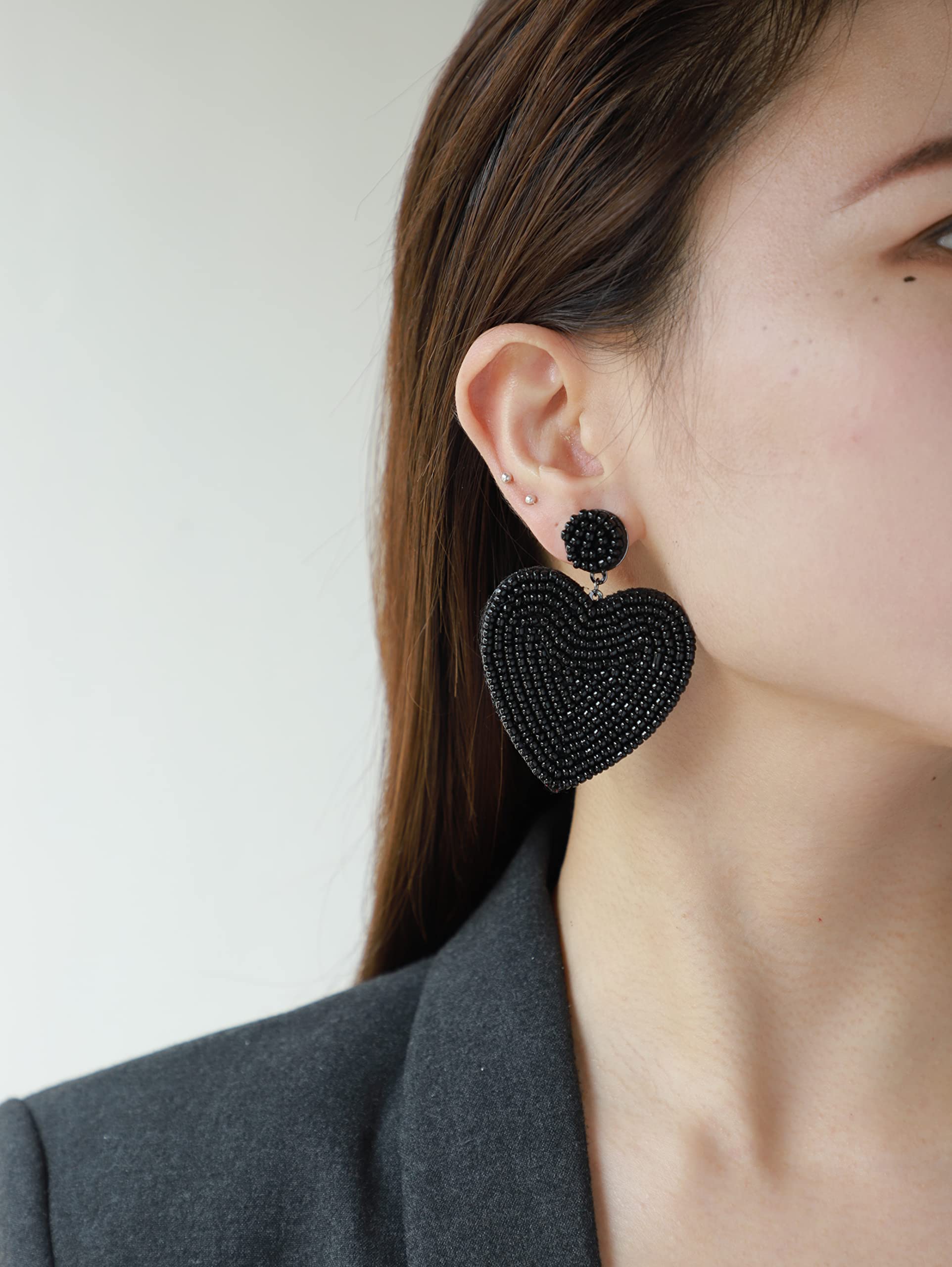 Statement Beaded Heart Earring Y2K Style Hand-craft Monochrome Seed Beads Bold Heart Pendant Earring (BLACK EARRING)