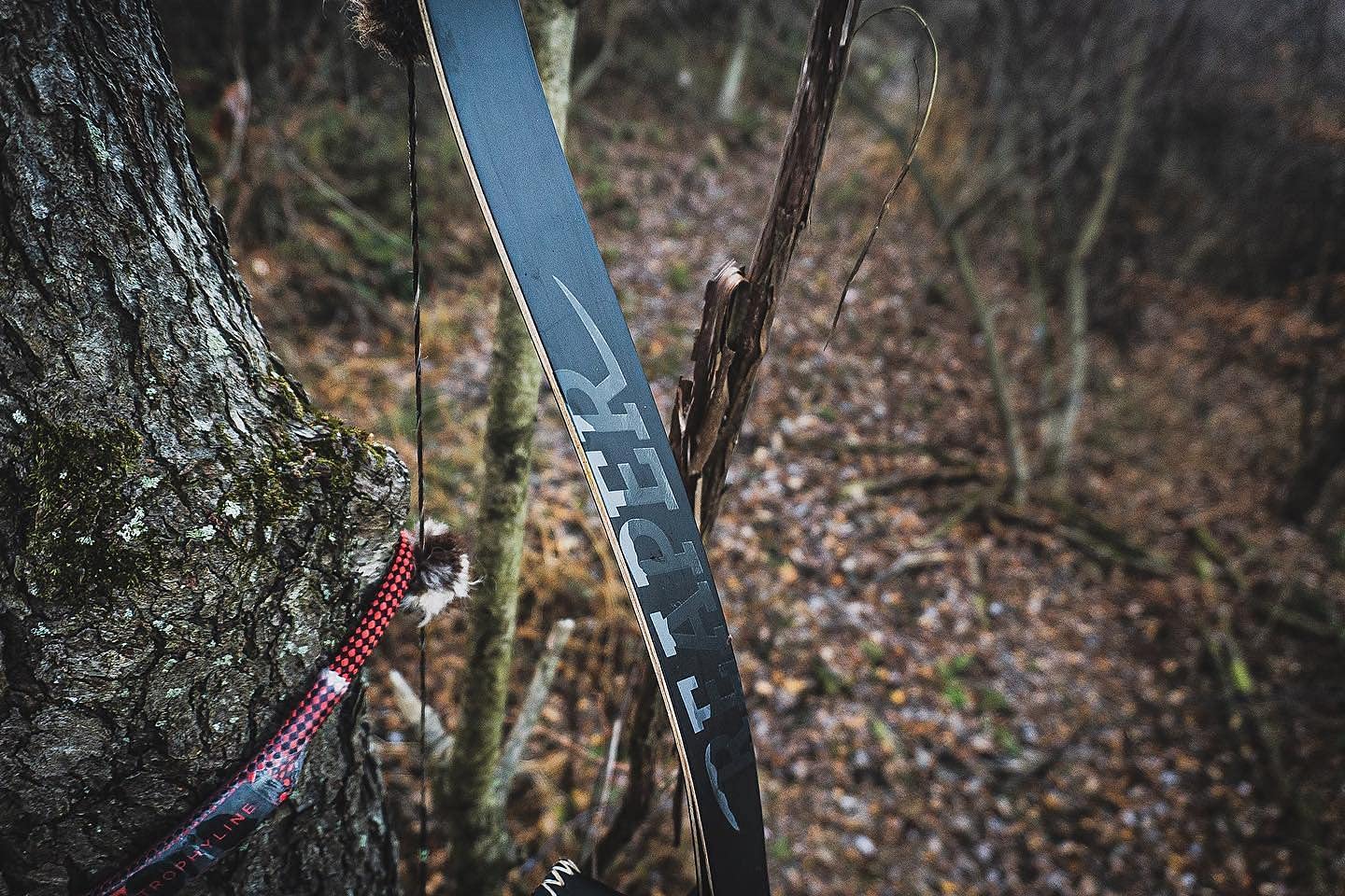 October Mountain Products Night Ridge 60β Recurve β Black (RH - 50 lbs.)