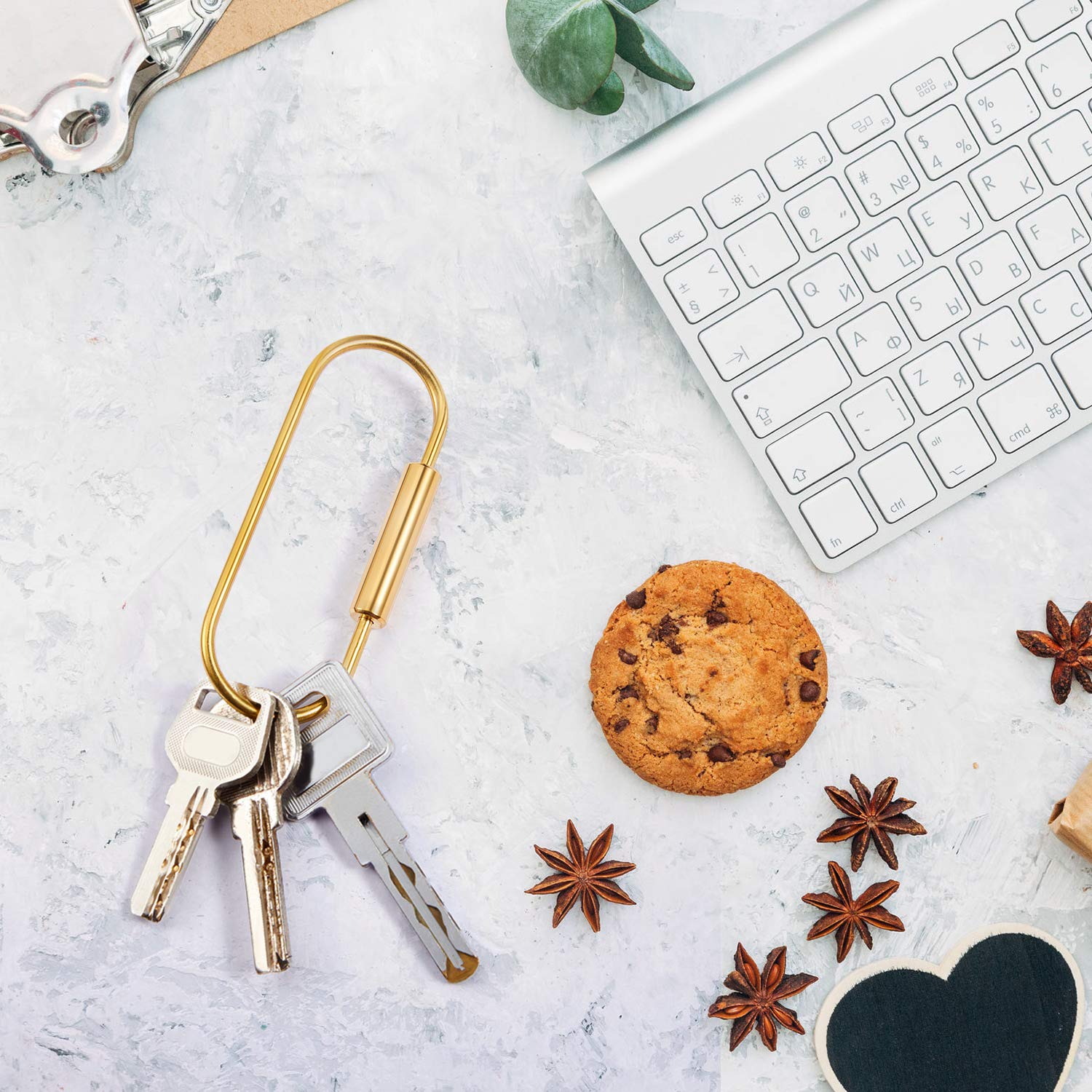 WILLBOND Brass Key Ring Gold Screw Lock Clip Key Ring Chain Durable Simple Brass Keychain Holder (Cylinder,4 Pieces)