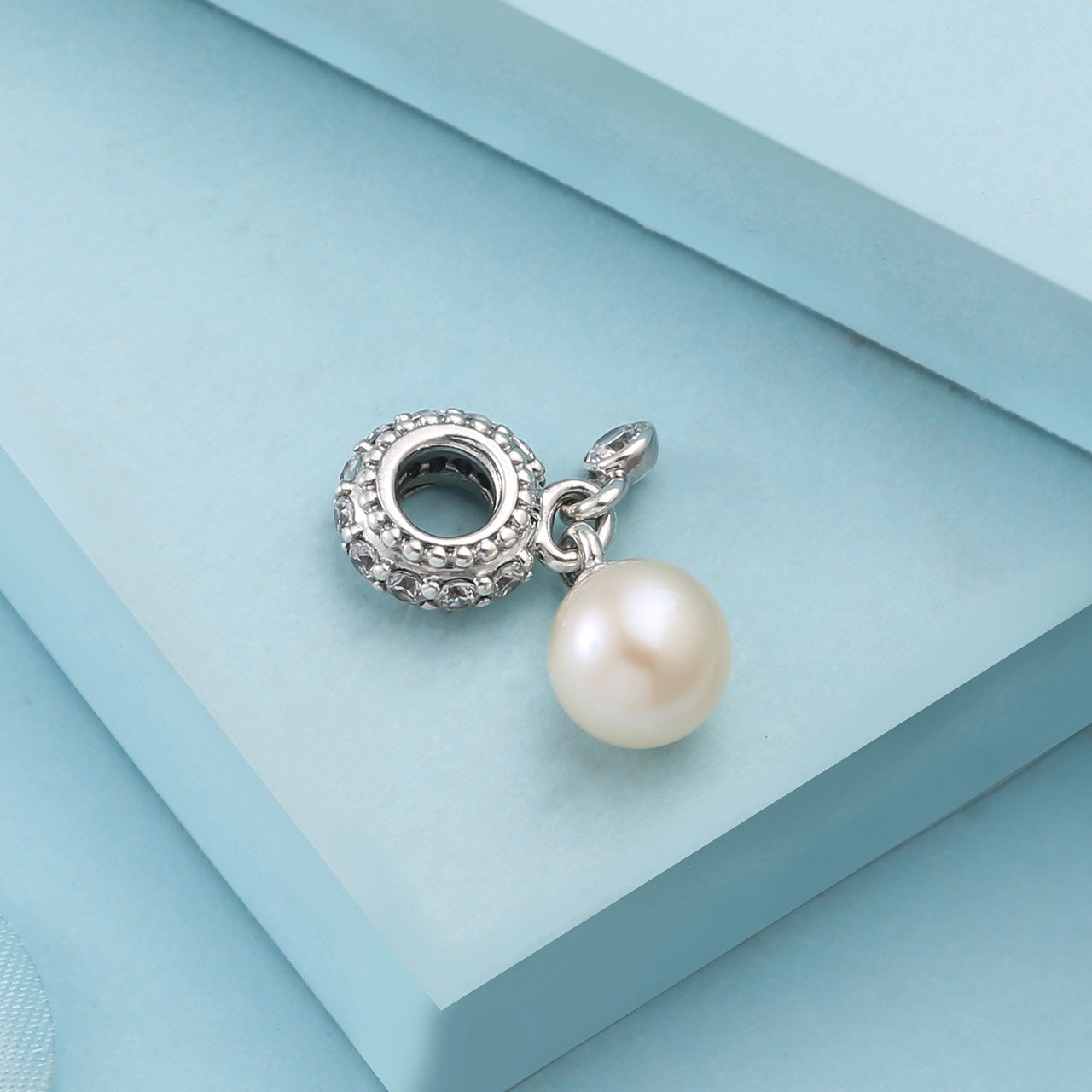 PANDORA Dangle Luminous Elegance Charm 791871P