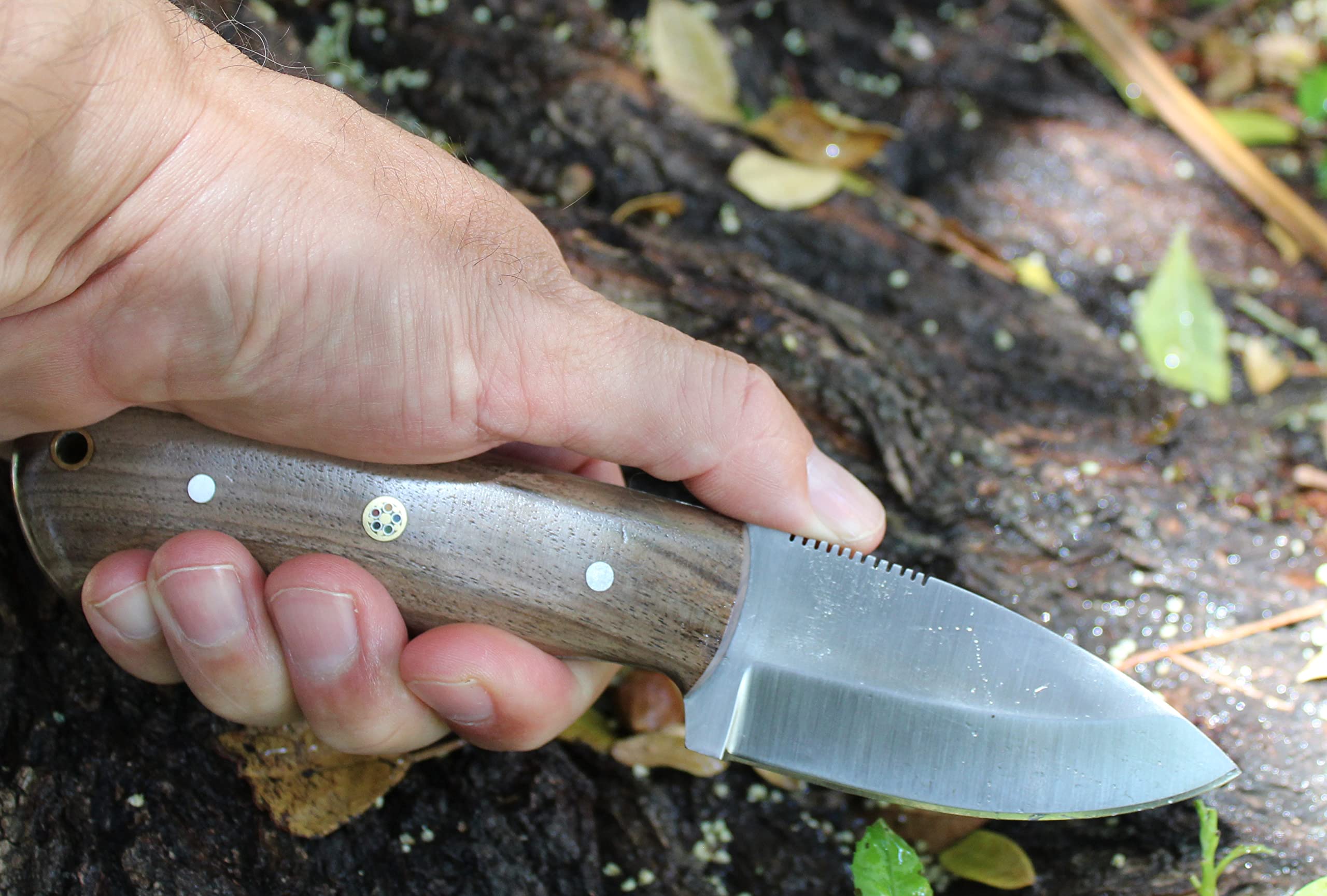 Moorhaus Handmade D2 Skinner/Hunting bushcraft/camping knife with leather Sheath (Walnut)