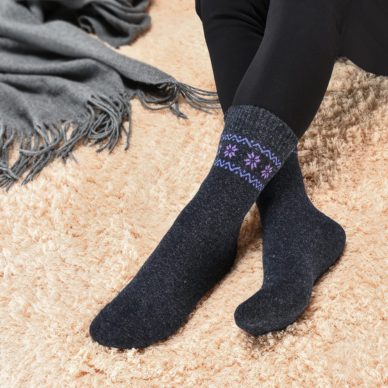 NinetoFiveLife Pack of 4 Womens Socks Wool Socks for Women Sports Hiking Winter Warm Soft and Comfortable