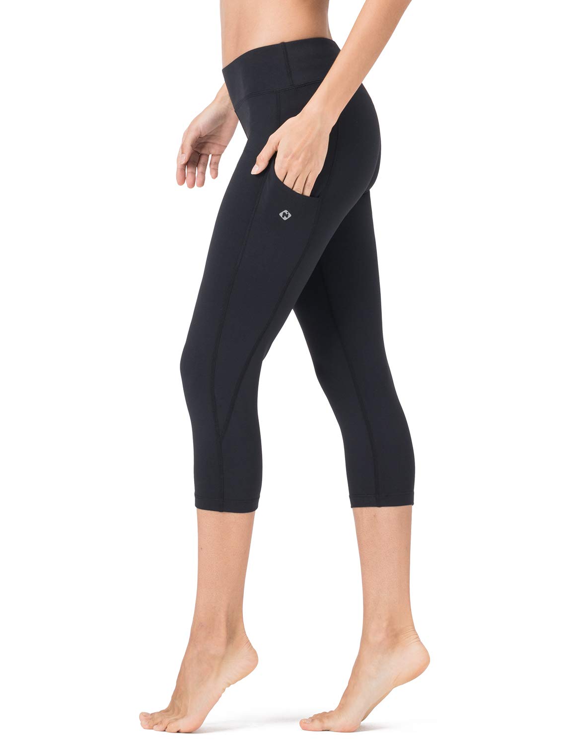 NAVISKIN Women's Yoga Running Capri Leggings Workout Outdoor Capri Pants Side Pockets Black Size L