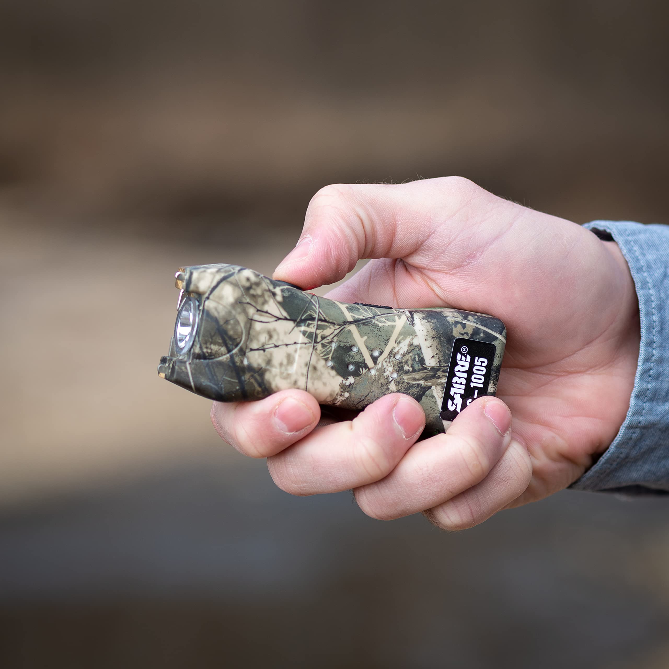 SABRE Realtree Edge 2-in-1 Stun Gun with Flashlight & Belt Holster, Emits 1.60 Powerful Pain Inducing Microcoulombs (µC) Charge, 120 Lumen LED Flashlight, Rubberized Grip, Compact Design,Rechargeable