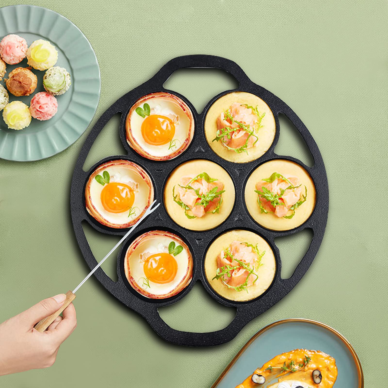 SUNSHNO Cast Iron Biscuit Pan Mini Cake Pan with Handles, Pre-Seasoned Baking Set 7 Cake Baking Tray Maker Pan for Biscuits, Bake Muffins, Cornbread and Scones, Include special steel fork and brush