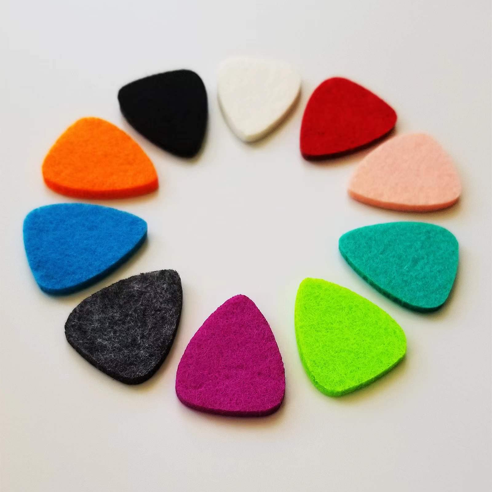 Tpyx 20 Pieces Felt Ukulele Picks with Pick Holder, Easy Grip Felt Picks for Bass, Ukulele, Guitar (Colorful)