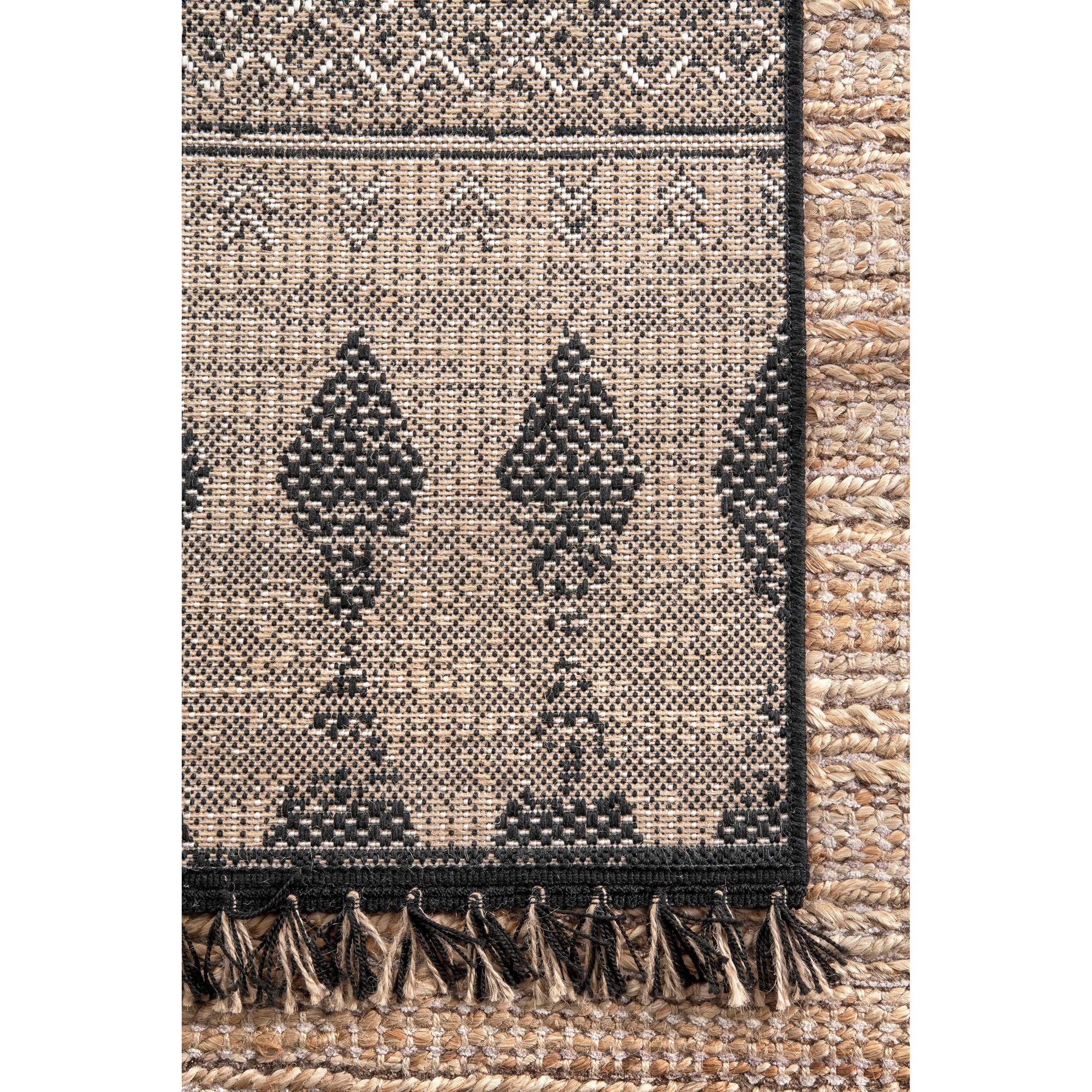 nuLOOM Indoor/Outdoor Modern Aztec Nicki Area Rug, 5' 3" x 7' 7", Grey