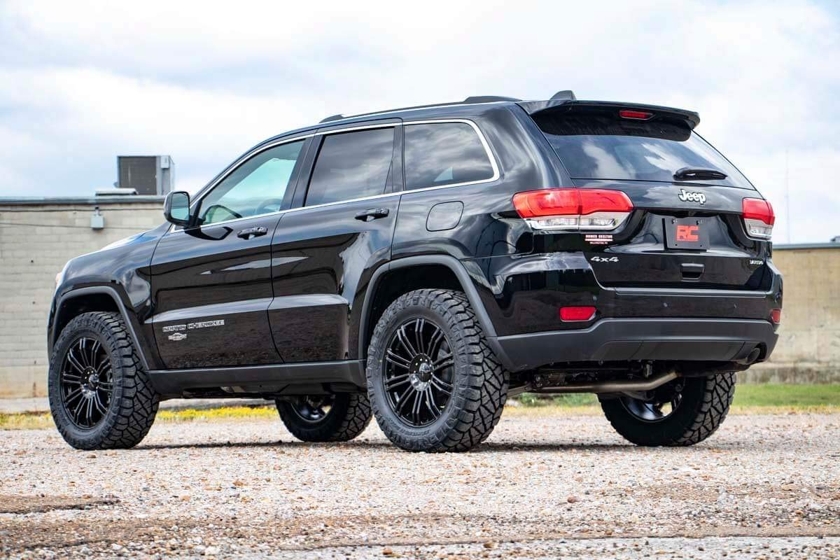 Rough Country 2.5 Lift Kit w/N3 Struts for 16-22 Jeep Grand Cherokee WK2-91430