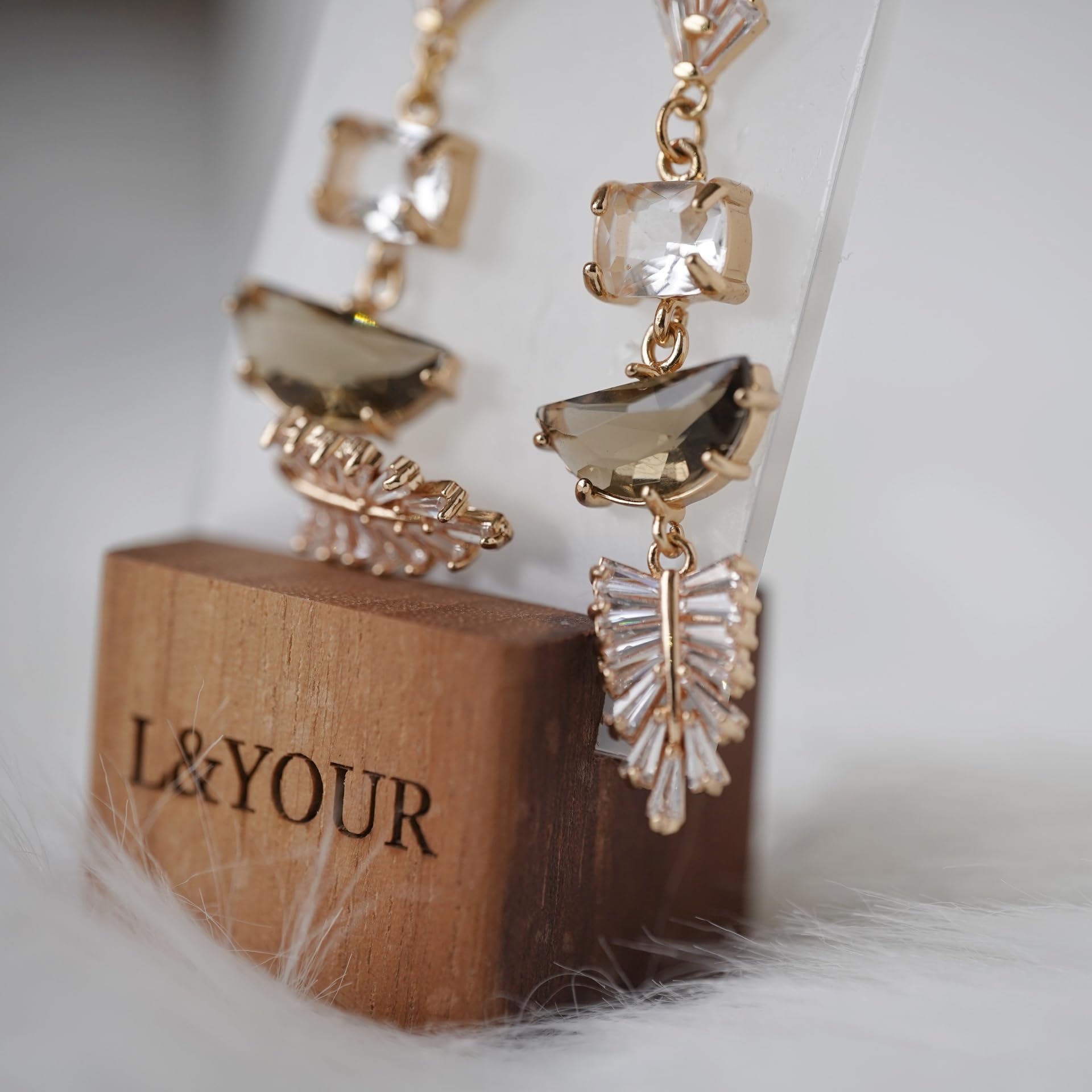 Vintage Flapper Art Deco Bridal Dangle Drop Earrings - Geometric Champagne Gold Chandelier Design, Perfect for 1920s Inspired Wedding,Bridal,Bridesmaid, and Prom