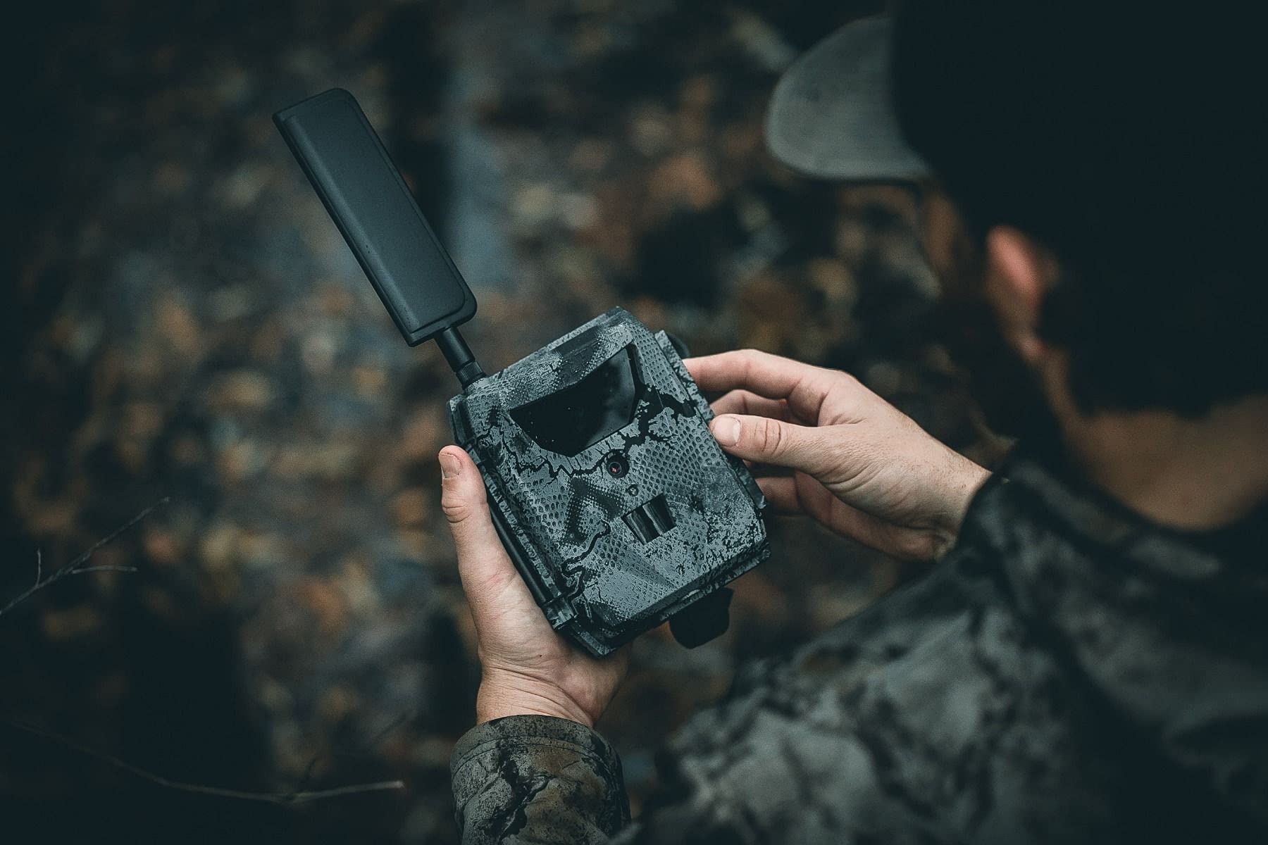 Spartan GoLive Next Generation Cellular Scouting Camera AT&T/Verizon/U.S. Cellular with 16G SD Card, Leading Hunting Trail Camera (Verizon GoLive GL-VLTEb)