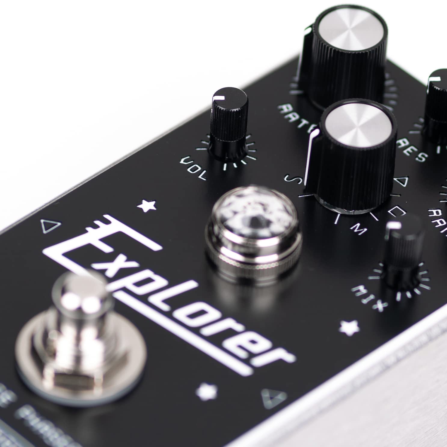 Spaceman Explorer: 6 Stage Phaser Guitar Effects Pedal - Standard Edition Silver with 12 Modulation Modes, Rate, Range, Resonance, Volume, Mix and Expression Controls