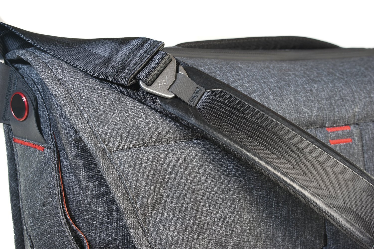 Peak Design 15" Everyday Messenger Bag v1 - Charcoal