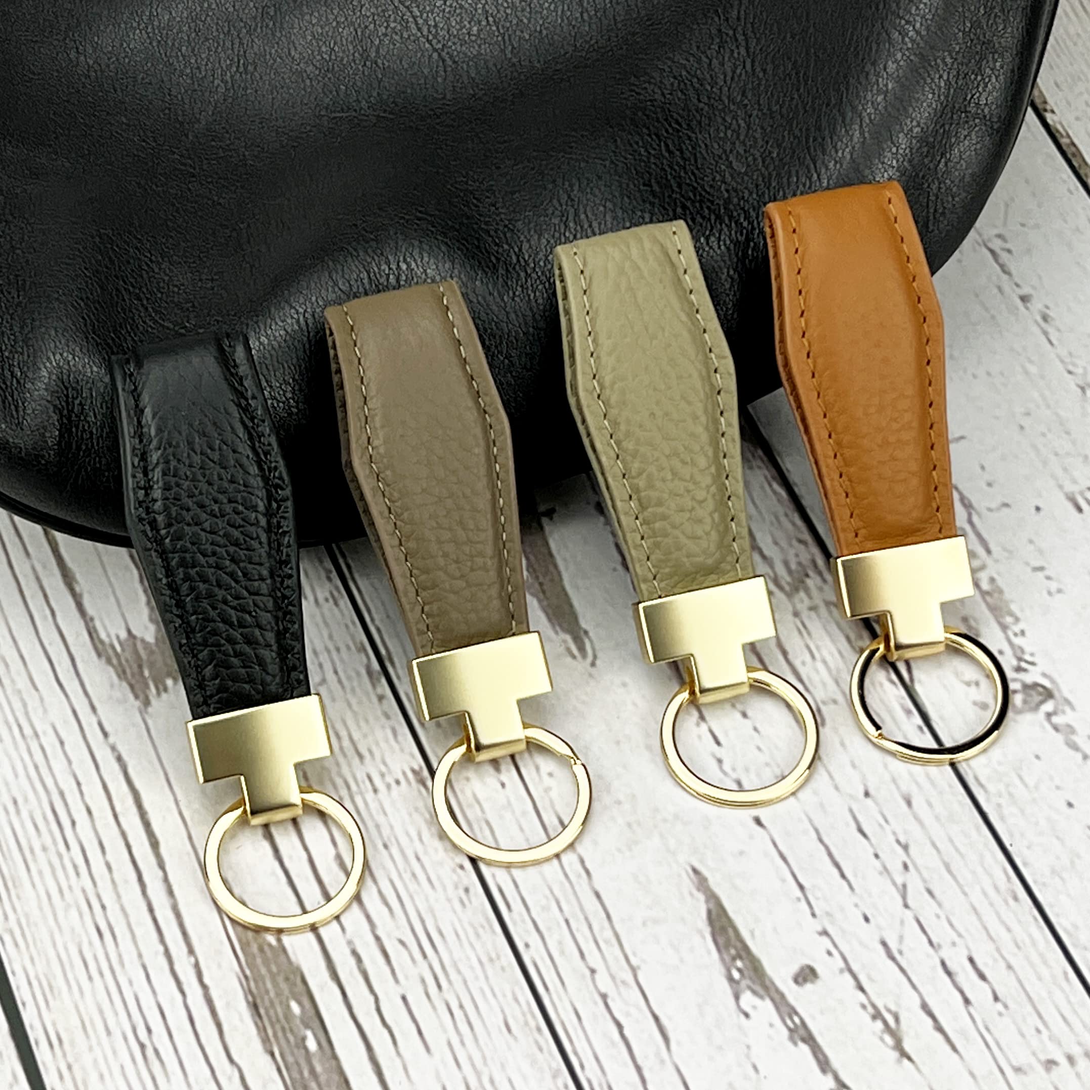 Wlighter Classic Leather Key Chain Holder with Gold Key Rings, Keychain for Car Keys, House Keys (Grey)