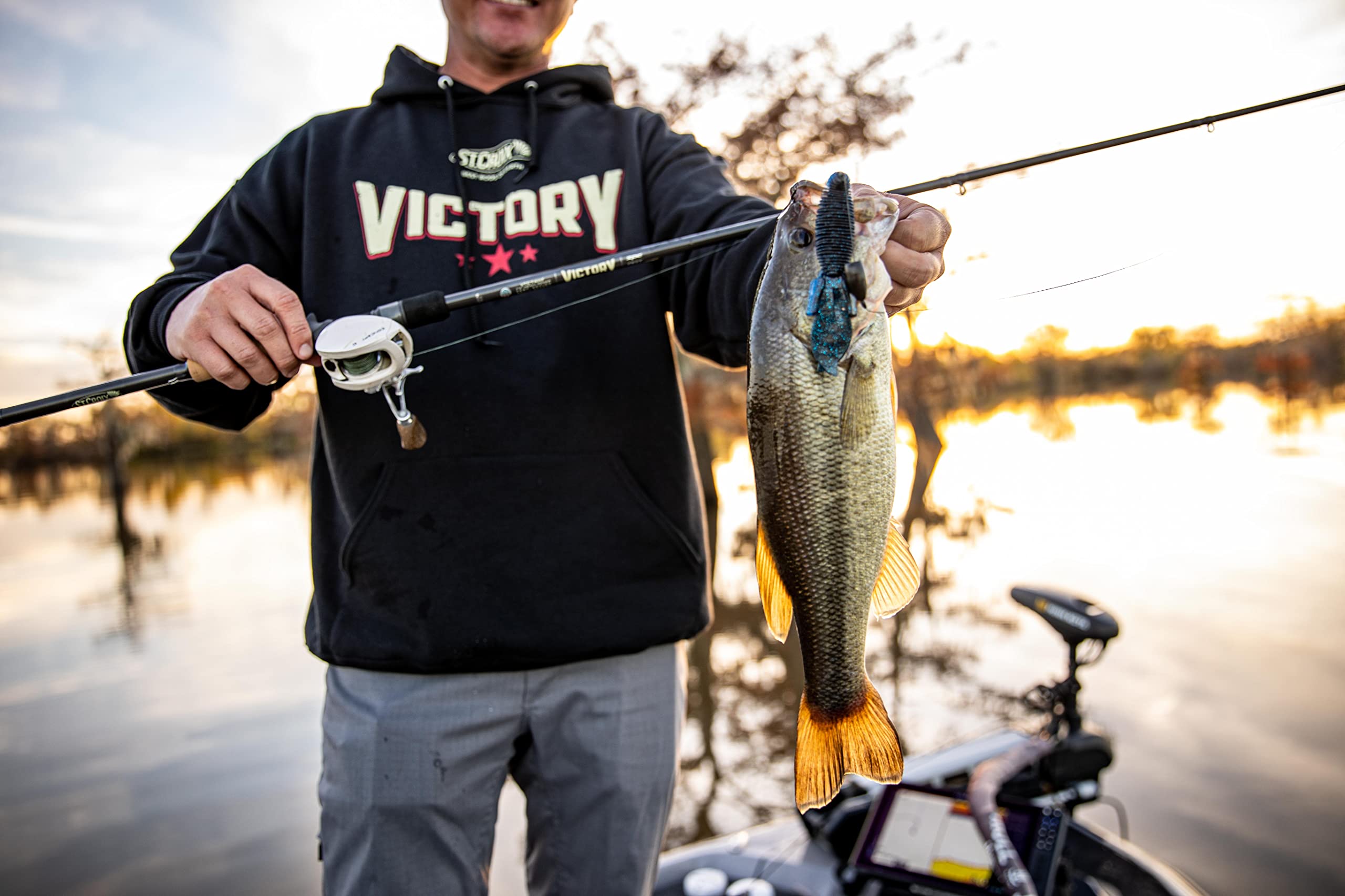 St. Croix Rods Victory Casting Rod, 7'1"(VTC71MHF), Carbon Clear