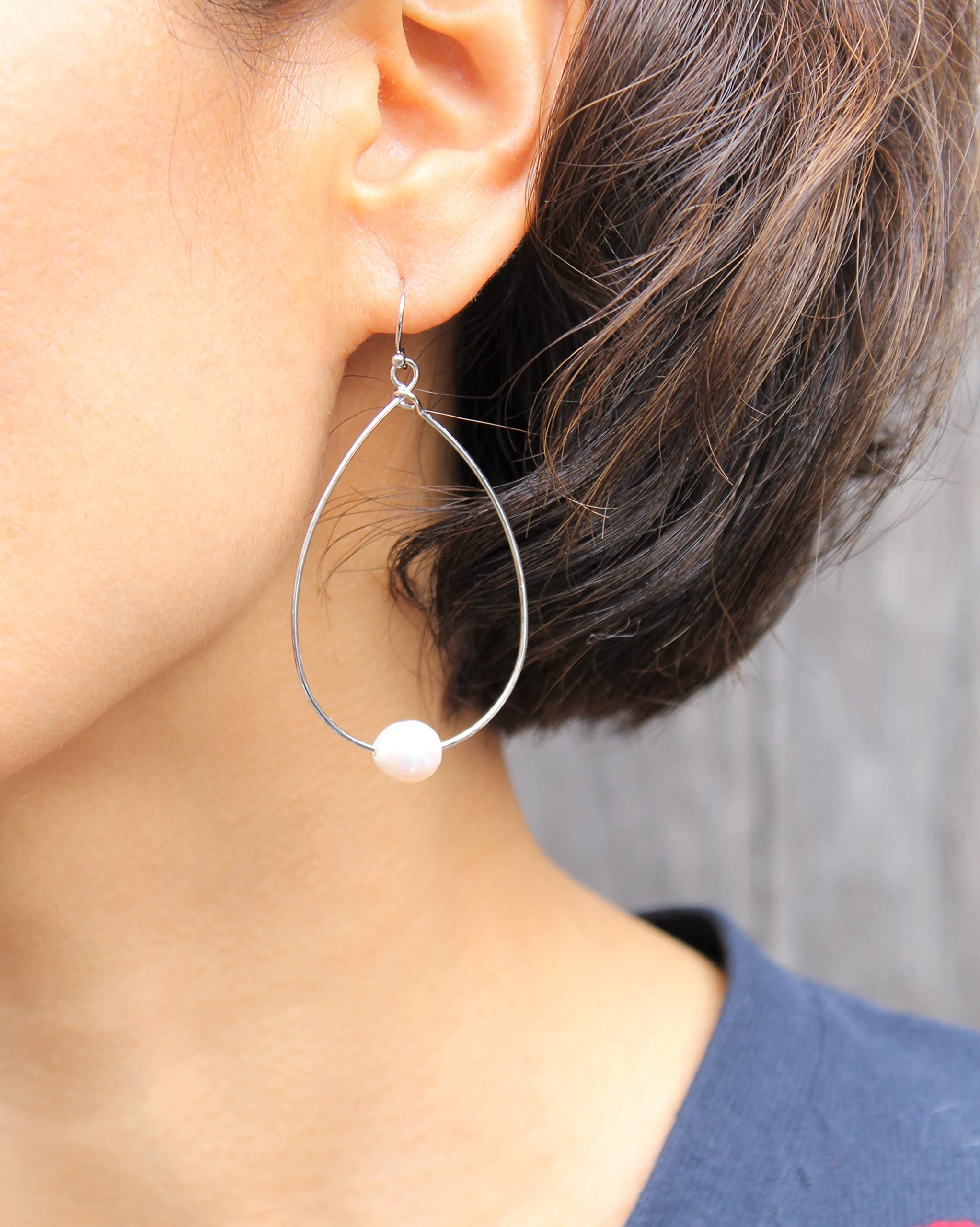 Pomina Lightweight Pearl Hoop Earrings, Gold Teardrop Pearl Dangle Drop Earrings for Women (Gold)