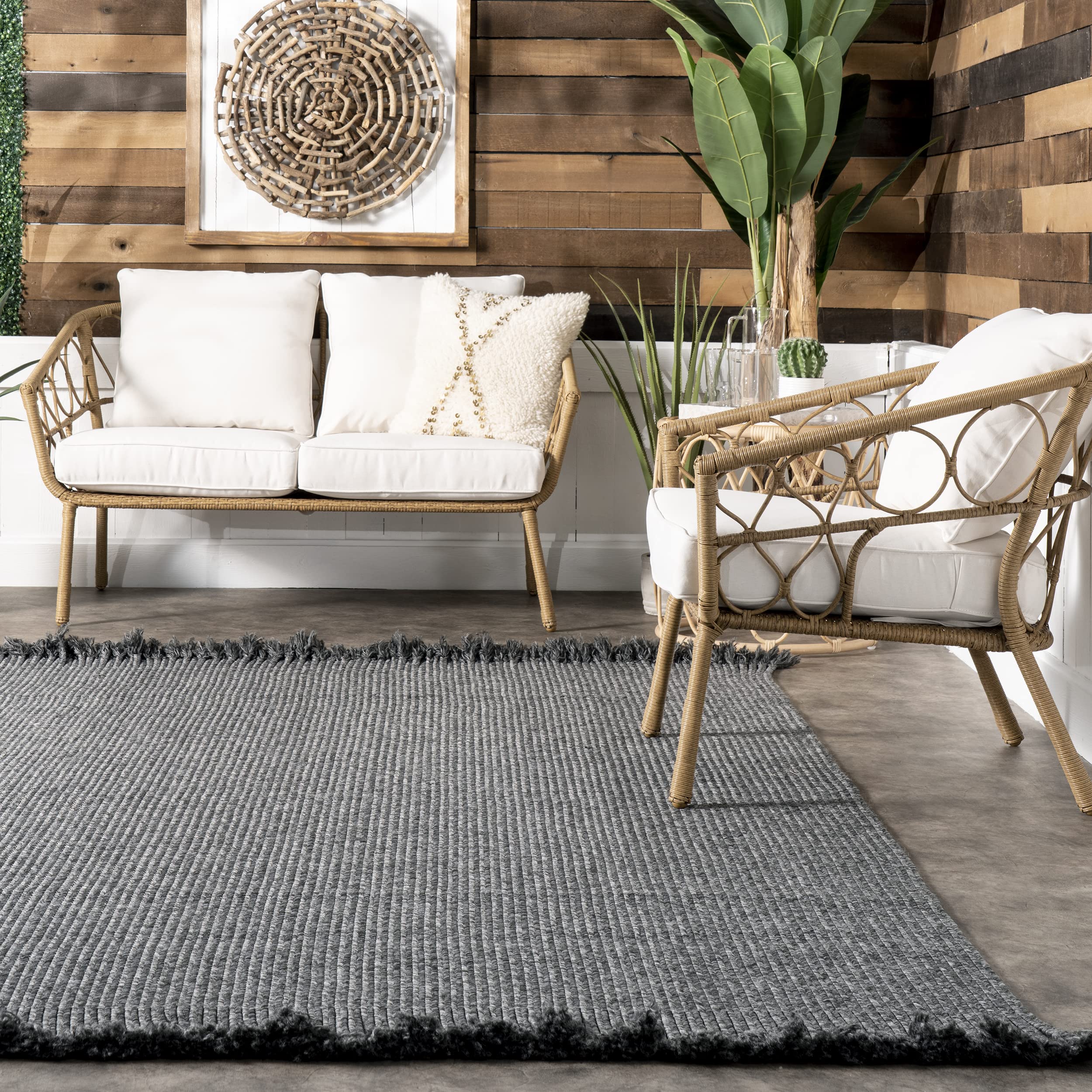 nuLOOM Braided Courtney Tassel Indoor/Outdoor Area Rug, 5x8, Charcoal