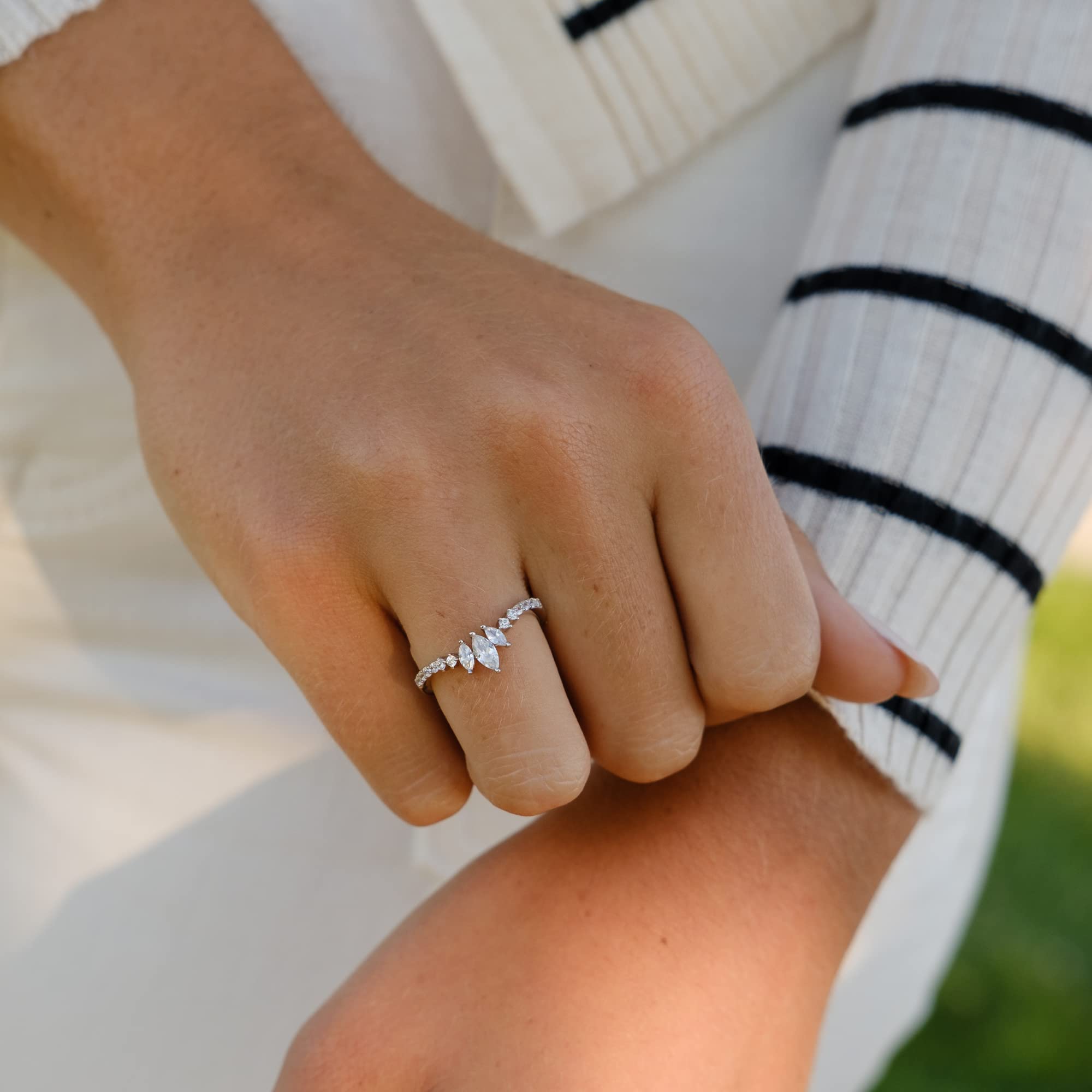 Rhodium Plated Sterling Silver Tiara & Crown Dainty Curved Wedding Band Ring Marquise Cut 3-Stone V Arched Promise Ring Size 7