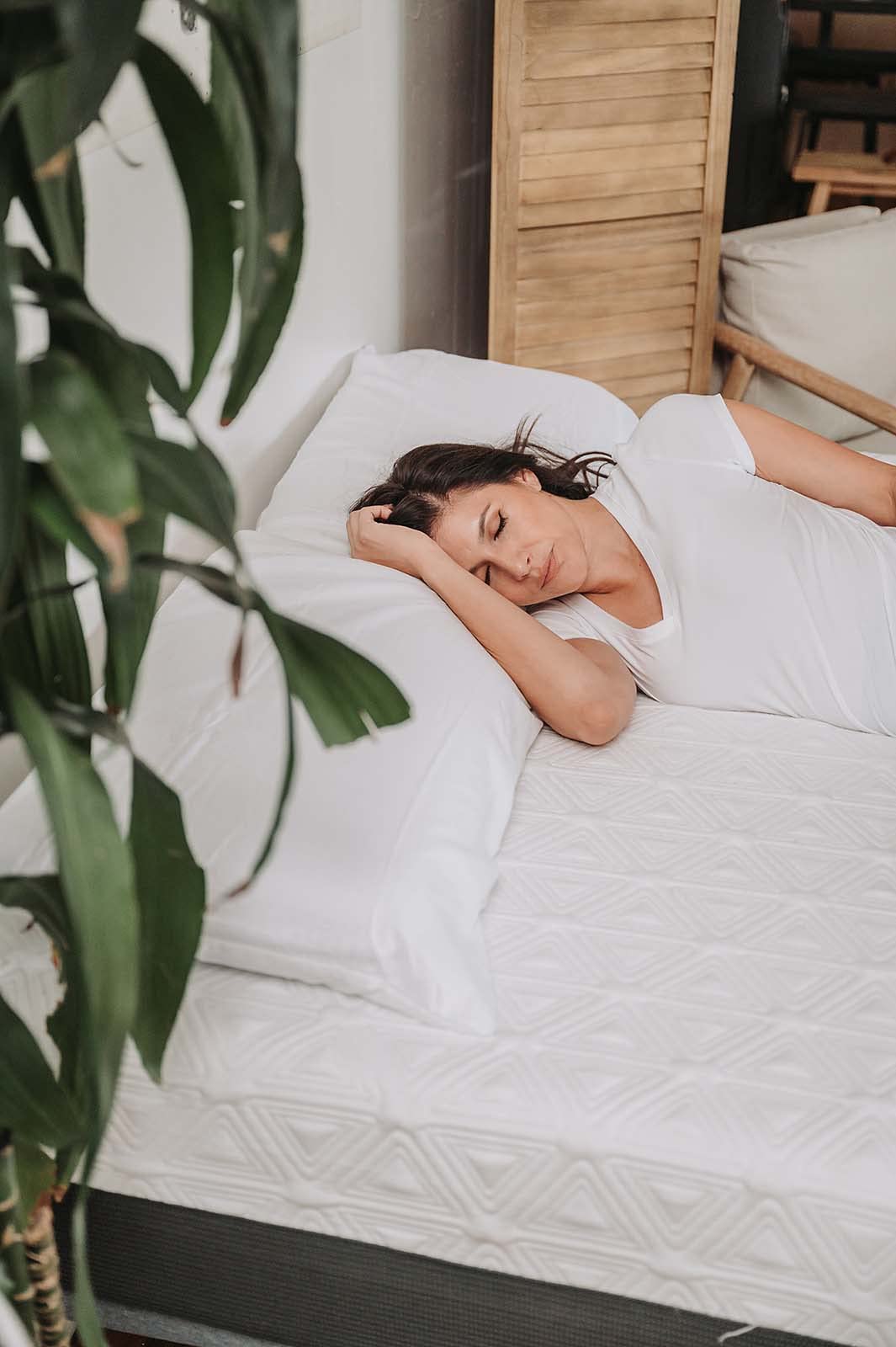 OTRIEK Queen Mattress, 8" Sleep Gel Memory Foam Mattress in a Box for Cool Sleep & Pressure Relief, Medium Firm Feel for Motion Isolation, CertiPUR-US Certified (Queen)