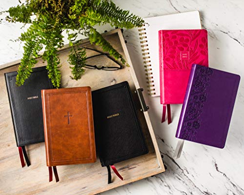 NKJV, End-of-Verse Reference Bible, Personal Size Large Print, Leathersoft, Black, Red Letter, Comfort Print: Holy Bible, New King James Version