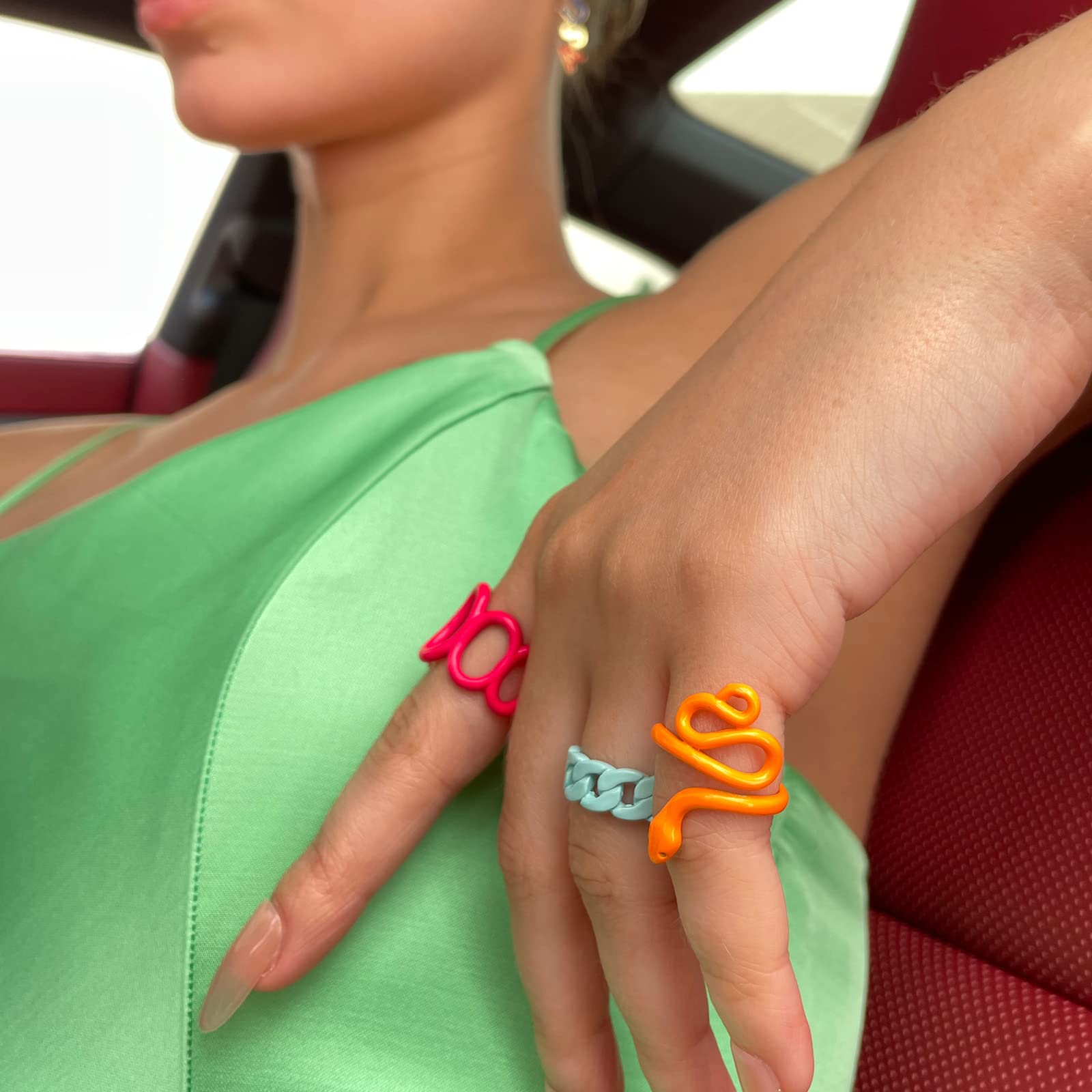 SISMIURRA 8pcs Acrylic Rings Aesthetic Chunky Rings for Women Alloy Knuckle Ring Set Preppy Funky Rings Gift for Teens