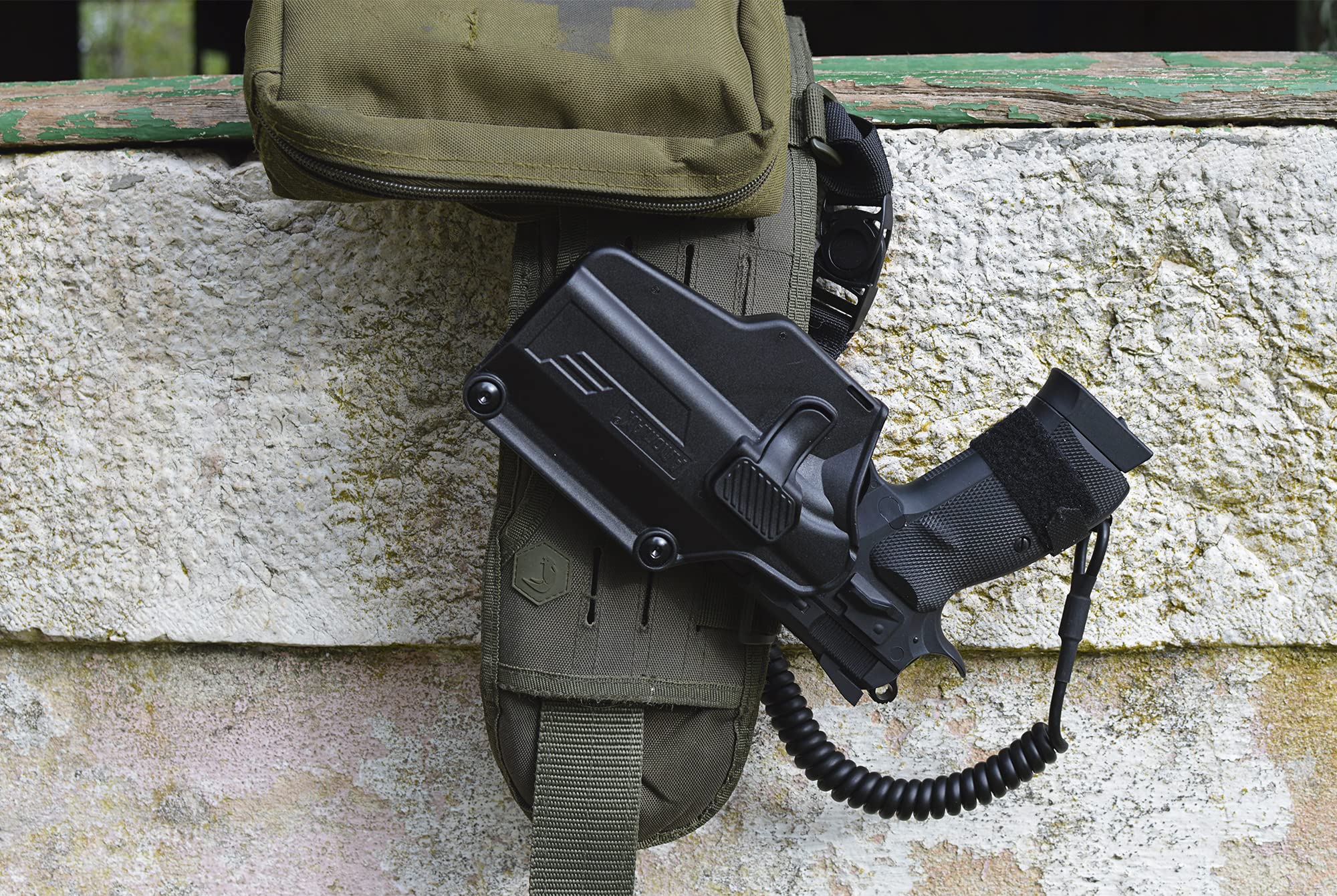 Multi-Fit Gun Holster Fits 80+ Pistols, OWB Tactical Holster for Glock/Sig Sauer/CZ/Ruger/Springfield/Beretta/S&W M&P/1911/Taurus/HK/CZ/Walther, 360° Adjustable Open Carry Holster - Right Handed