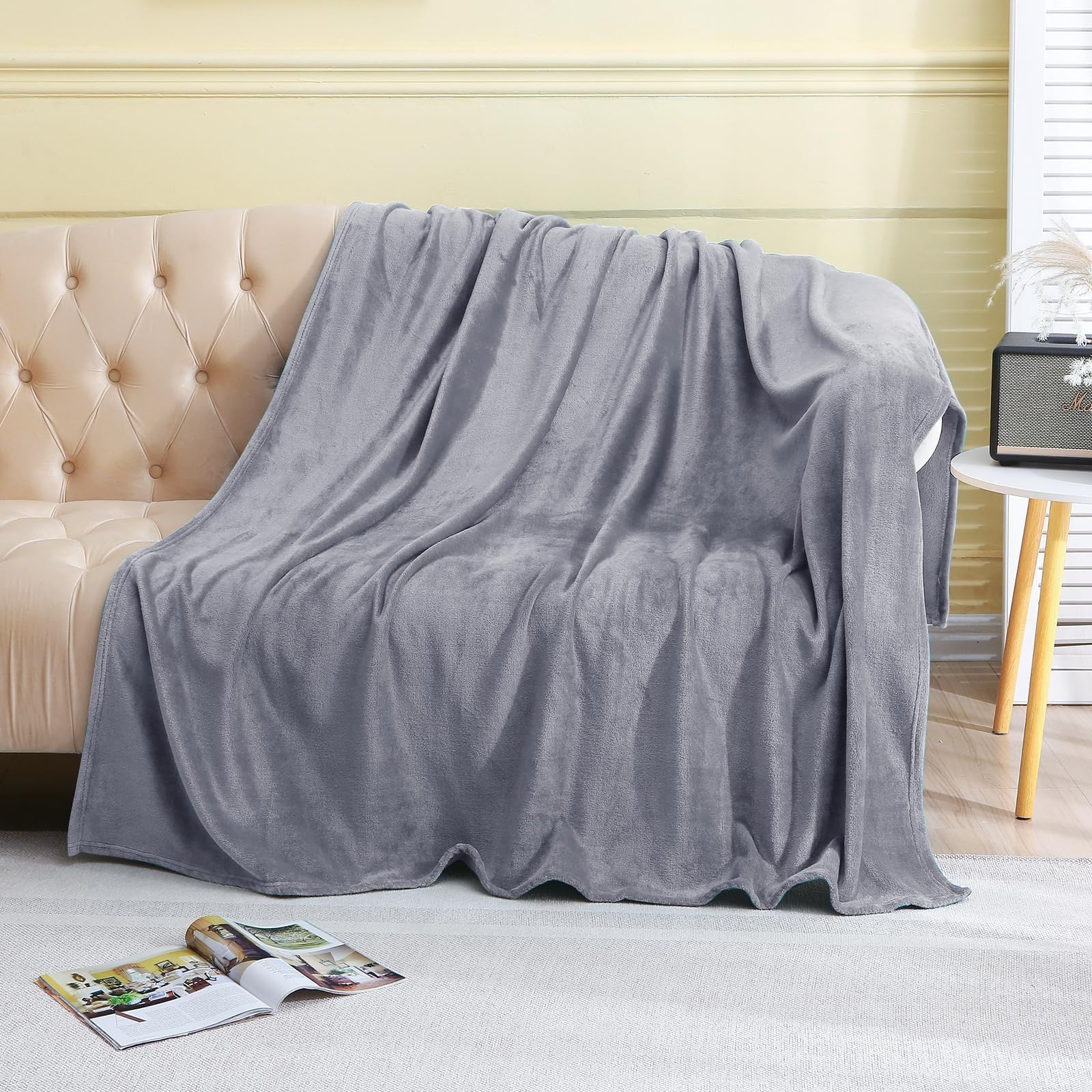 MUXHOMO Fleece Throw Blanket for Couch, Cozy Lightweight Flannel Blanket, Warm Fuzzy Blanket for Winter Bed Sofa Travel (Light Grey, 50" x 60")