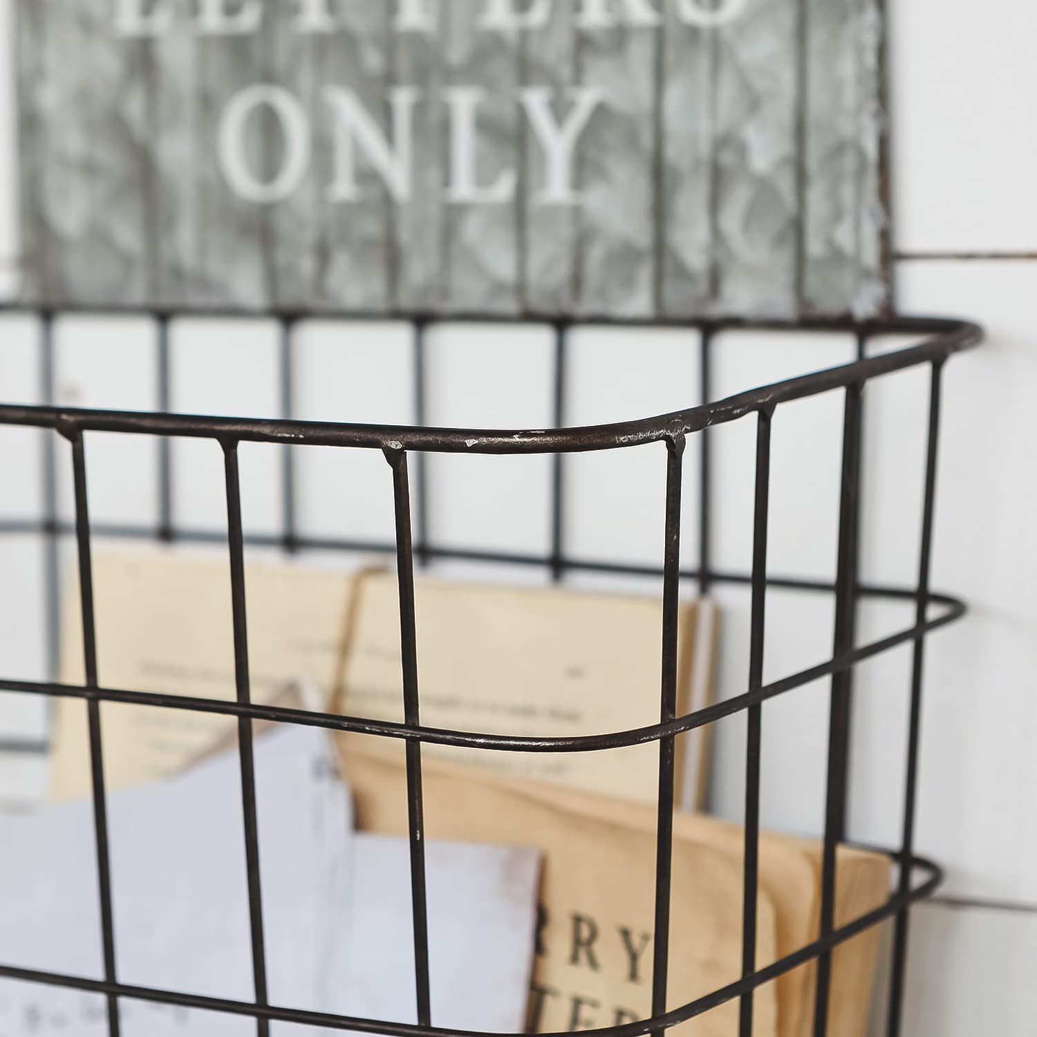 NIKKY HOME Mail Organizer Wall Mount, Farmhouse Rustic Mail Holder Hanging Metal Mesh Basket Organization for Letter Envelope Document Paper, Black
