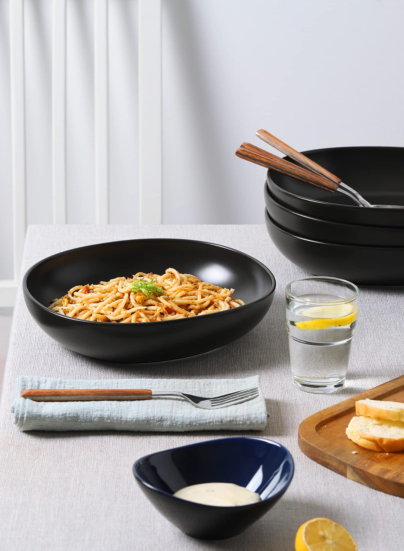 Teocera Pasta Bowls, Salad Bowls Set, Large Serving Bowls, 50 Ounce Porcelain Matte Black Bowls Set of 4 - Square Design, Microwave Dishwasher Safe