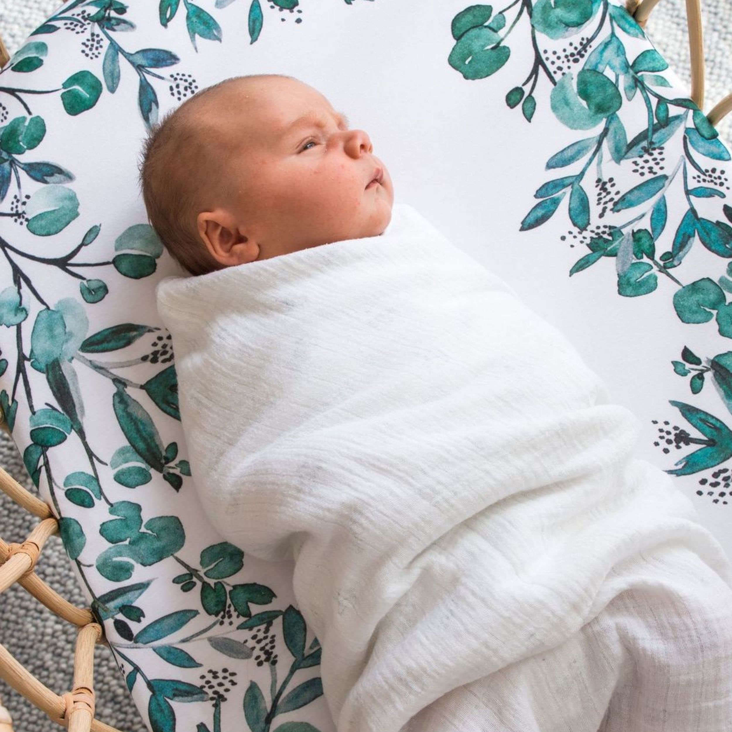POPPI & MAX: 100% Organic Bassinet Sheets β Premium Jersey Cotton 3-Sheet Set for Baby Girl or Boy | Fitted Sheets for Oval, Rectangle, Halo Bassinet Pads & Moses Basket | Boho Floral Eucalyptus Leaf