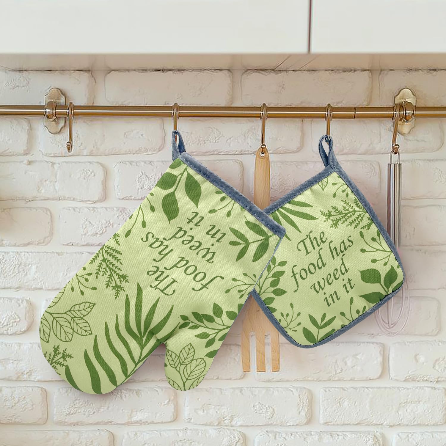The Food has Weed in It,Oven Mitts and Pot Holders Sets of 2,Funny Oven Mitt,Friend Birthday Gift,Kitchen Gift for Women,Gift for Chef, Lovers, Mom