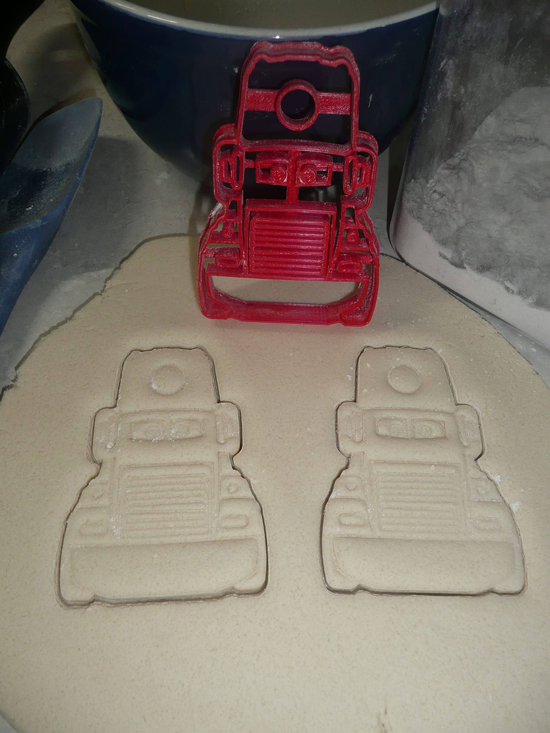 YNGLLC CARS LIGHTNING MCQUEEN TOW MATER MACK GUIDO DOC ANIMATED CARTOON SET OF 7 COOKIE CUTTERS 3D PRINTED MADE IN USA PR1552 Multicolor