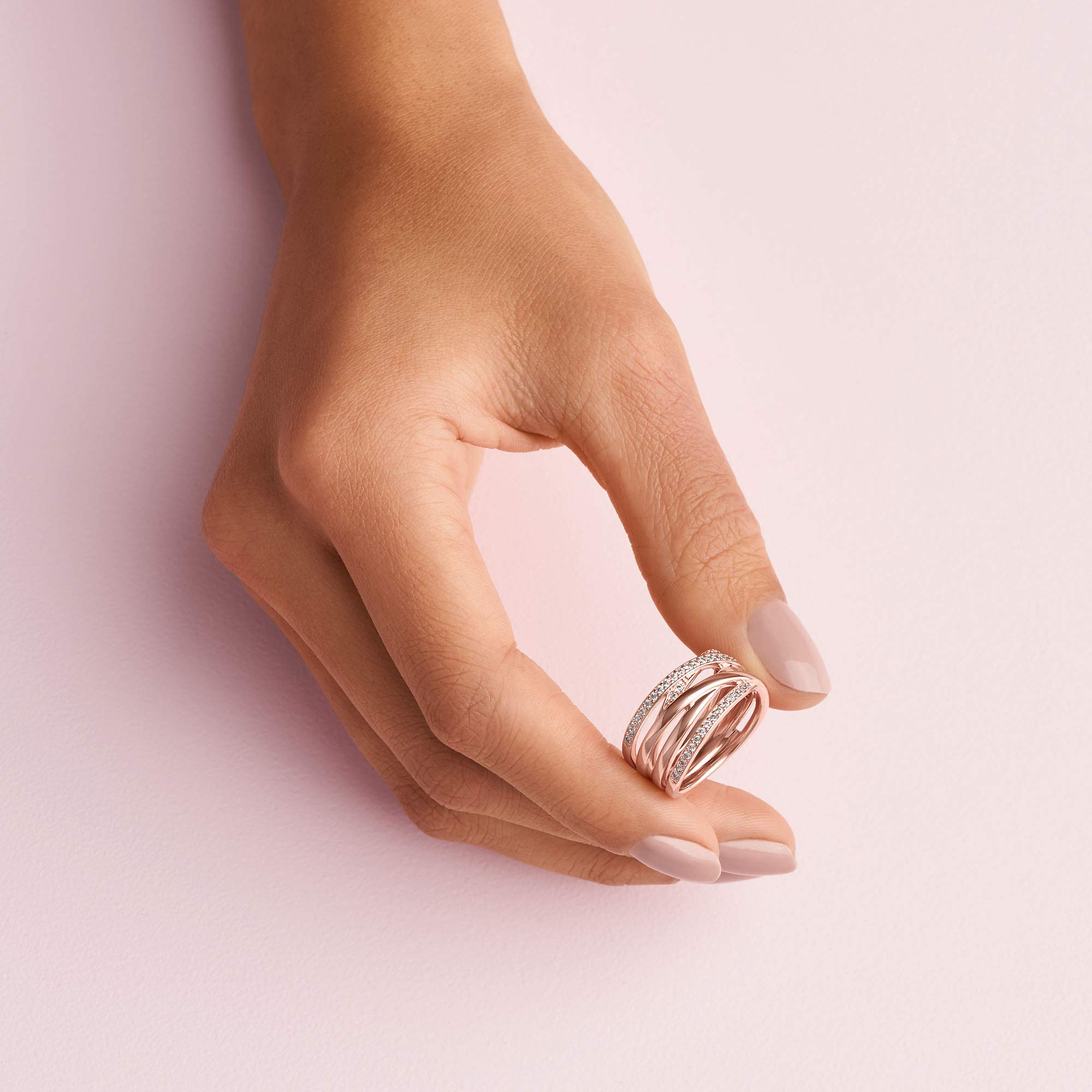 Pandora Sparkling & Polished Lines Entwined Ring - Rose Gold Ring for Women - Chic Cocktail Ring - Gift for Her - 14k Rose Gold-Plated Rose with Cubic Zirconia - Size 8.5
