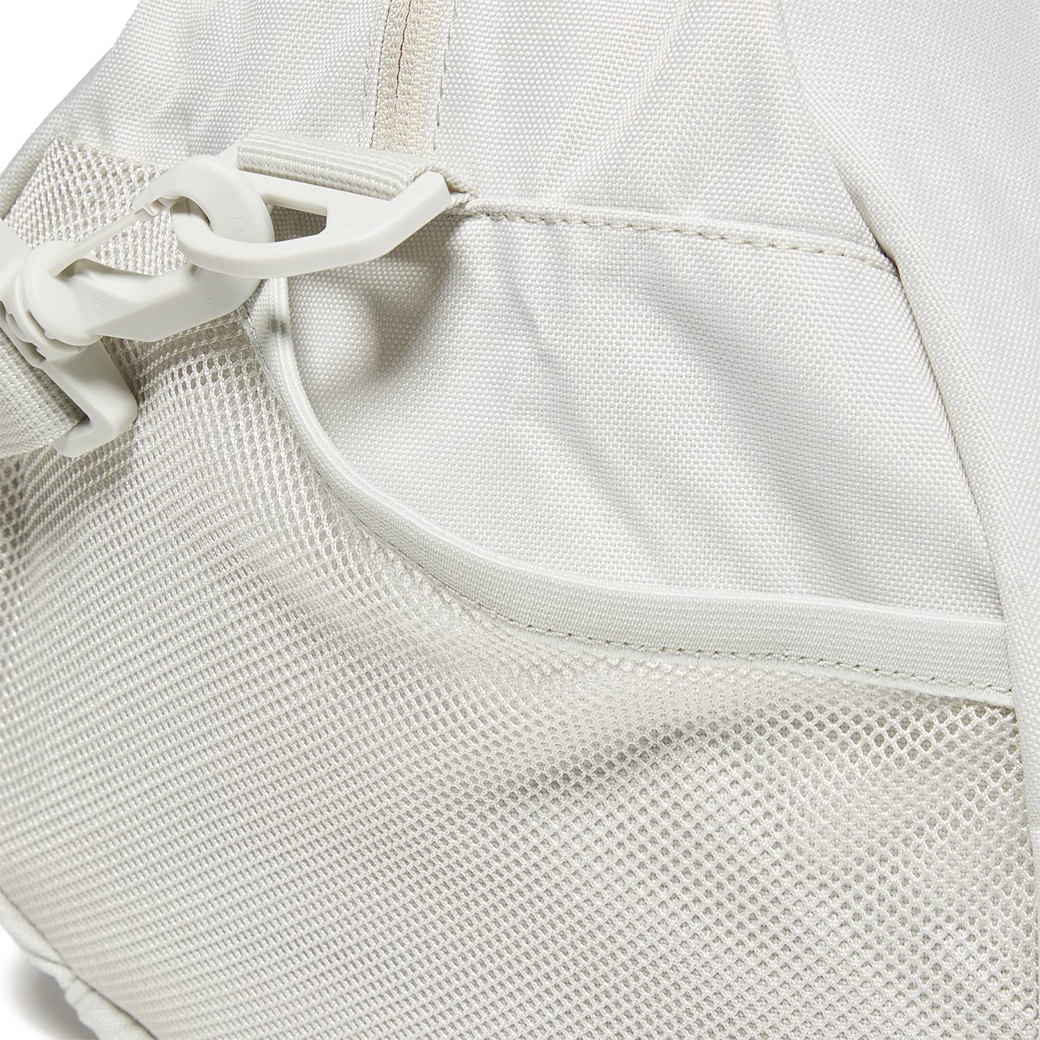 Nike Gym Club Duffel Bag (Little Kids/Big Kids) Light Bone/Light Bone/Vivid Purple One Size