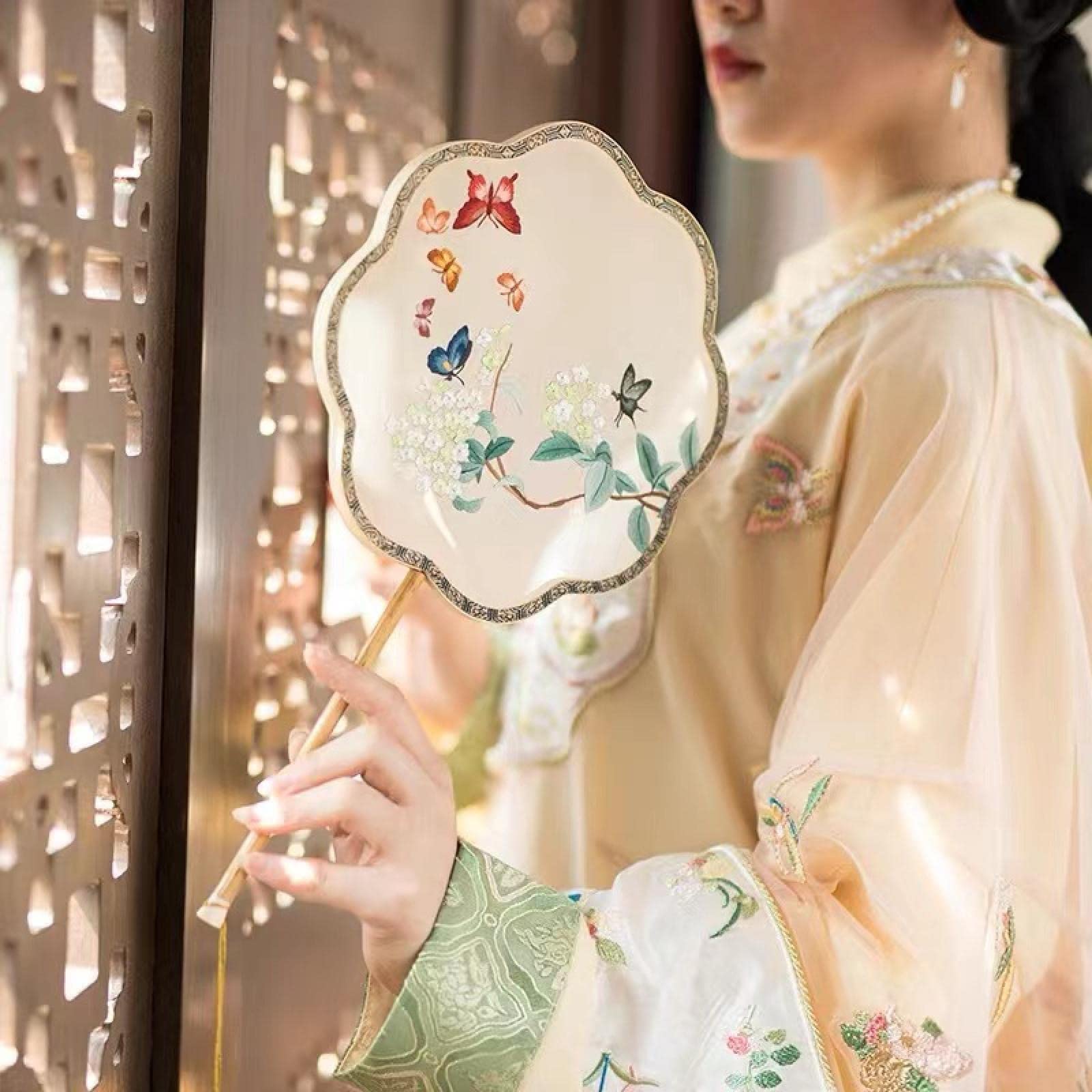 Wingfree 3 PCS Chinese Style Suzhou Embroidery Double-Sided Fan, National Flag Folding Fan, Vintage Handheld Fan for Party (Colour Pattern Random) C